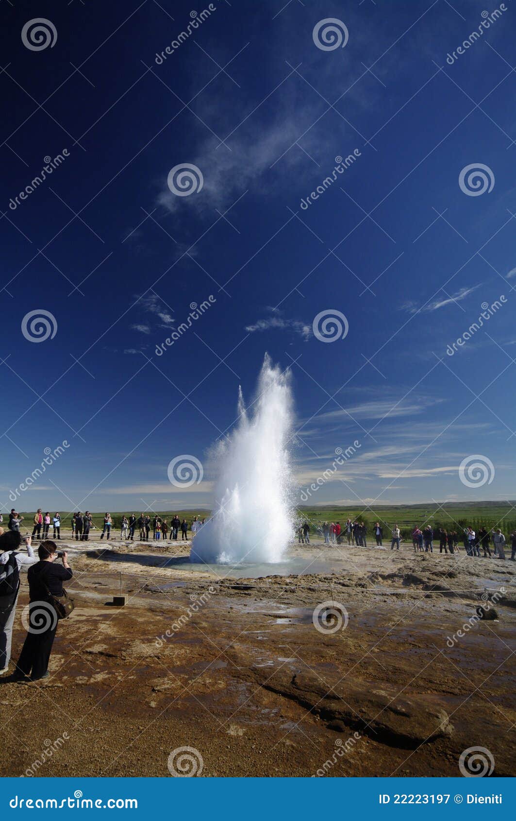 Geyser Strokkur, Iceland editorial photography. Image of gusher - 22223197