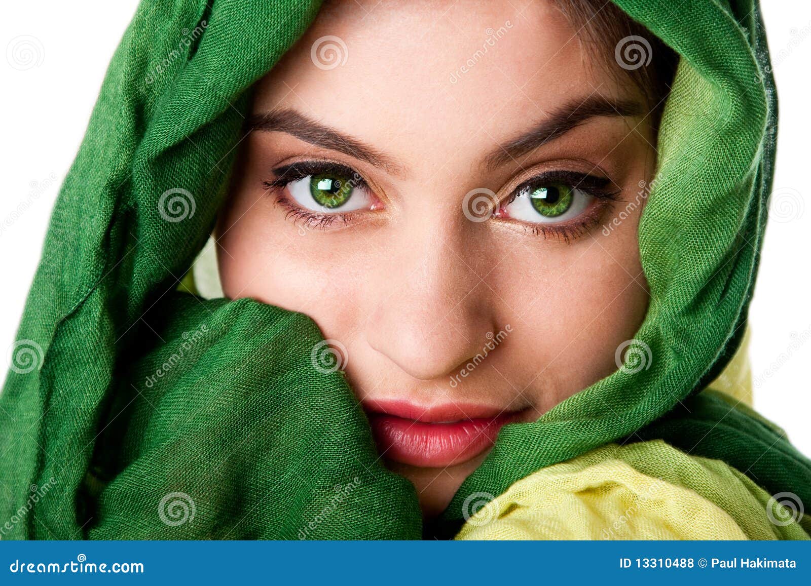 Gezicht Met Groene Ogen En Sjaal Stock Foto - Image of afghaans, sjaal ...
