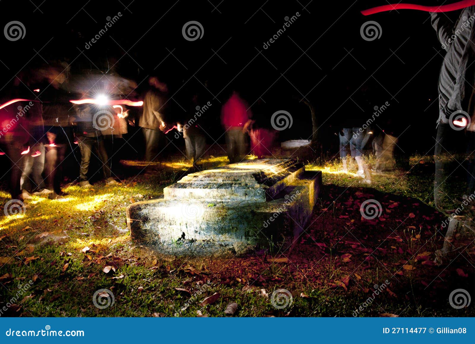 Ghost tour in cemetery editorial photography. Image of cemetery - 27114477