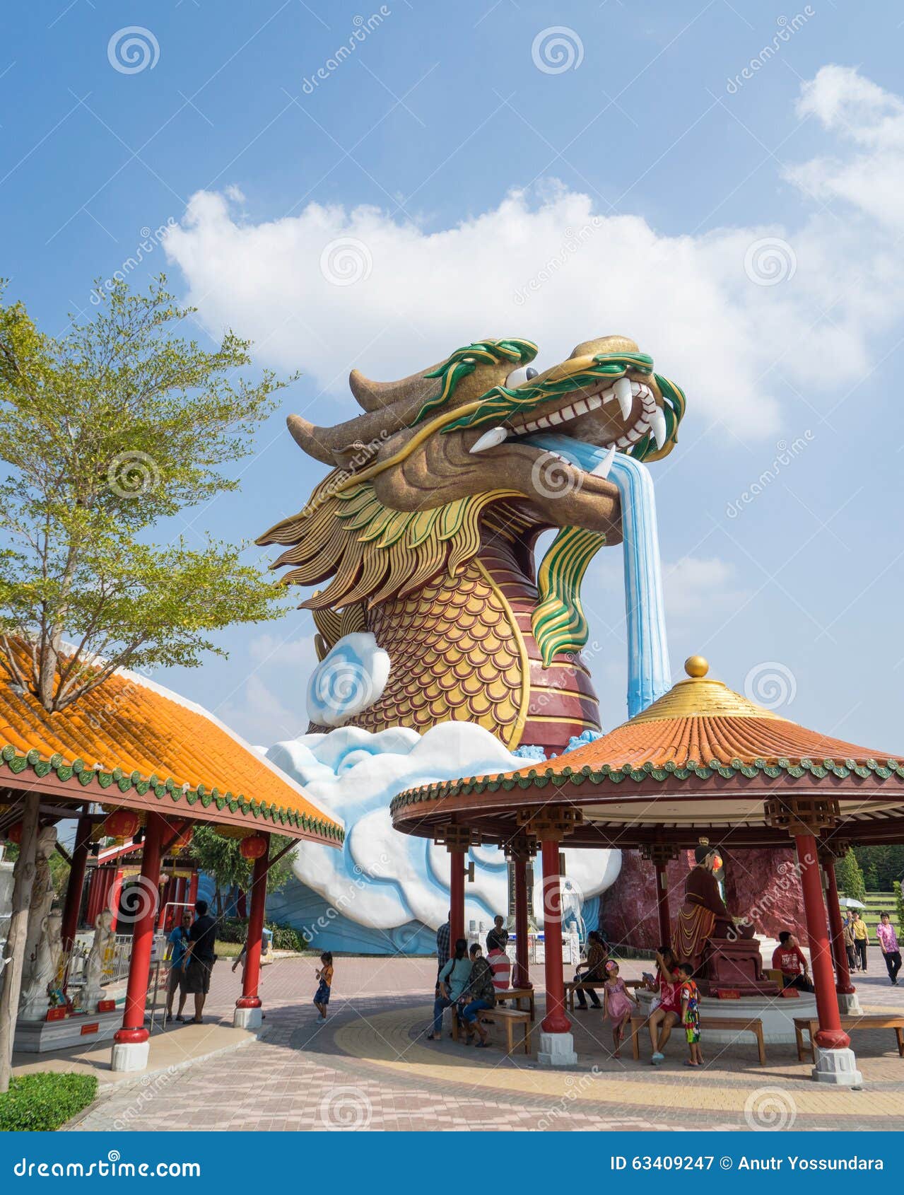 Giant Dragon Statue editorial photography. Image of decorative - 63409247