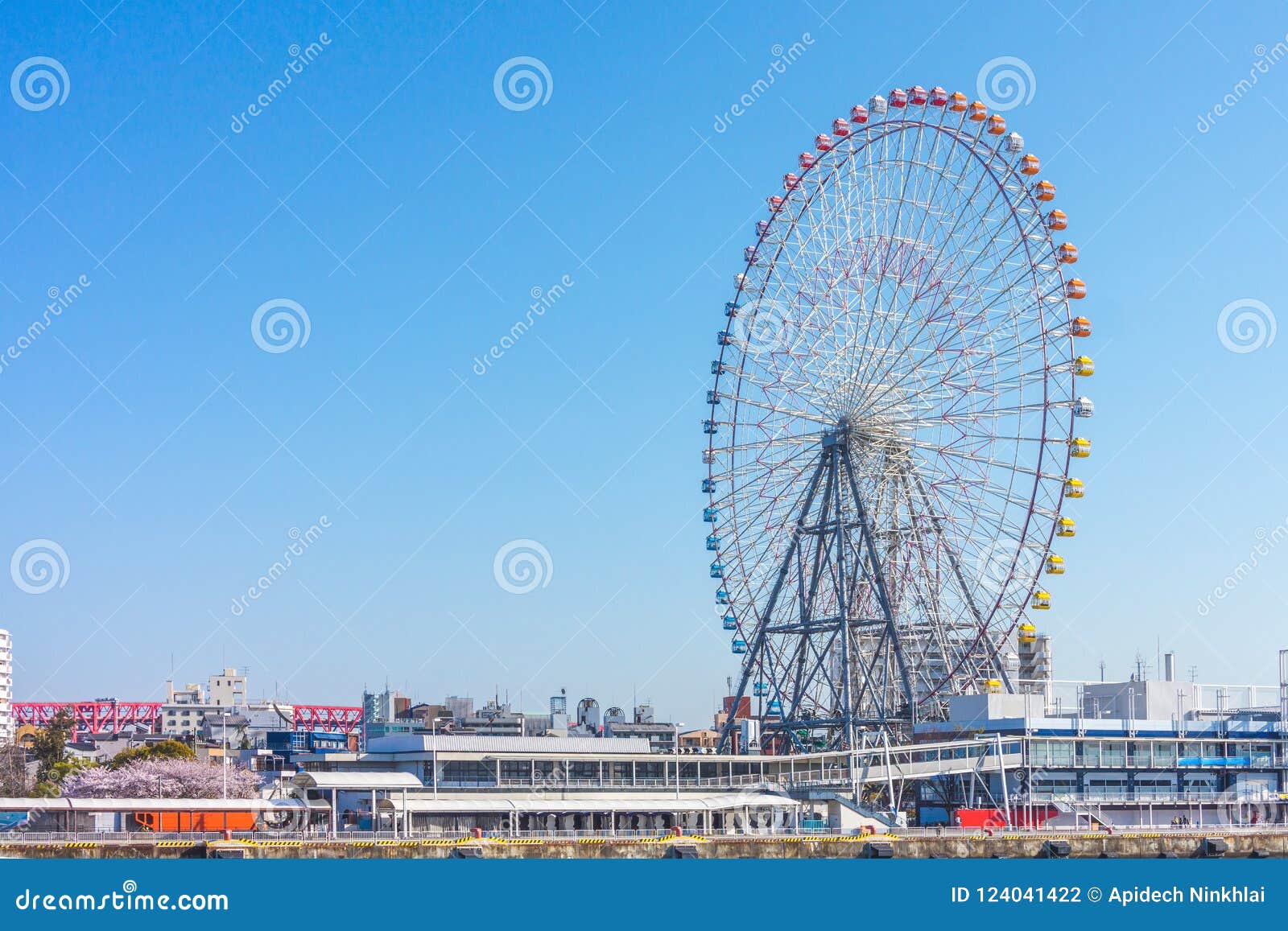 Giant ferris wheel stock photo. Image of leisure, highrise - 124041422