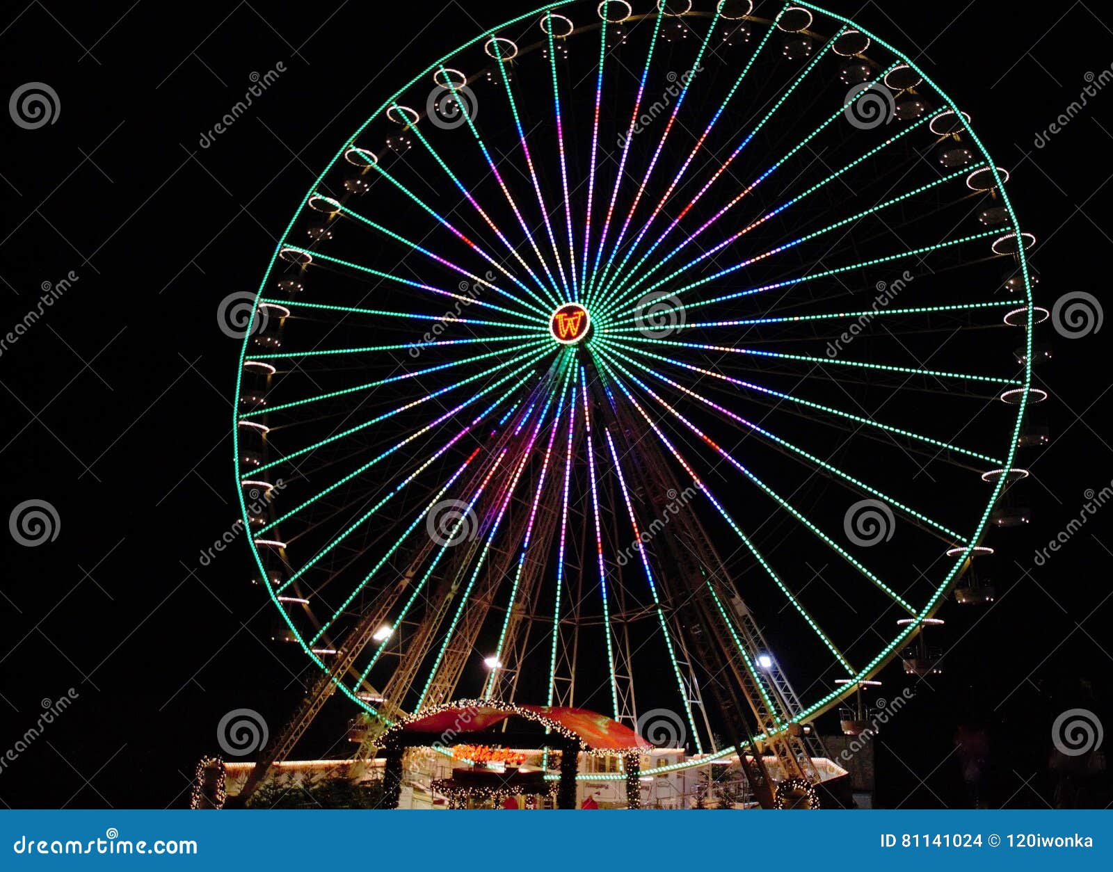 Giant Ferris Wheel editorial stock image. Image of panoramic - 81141024