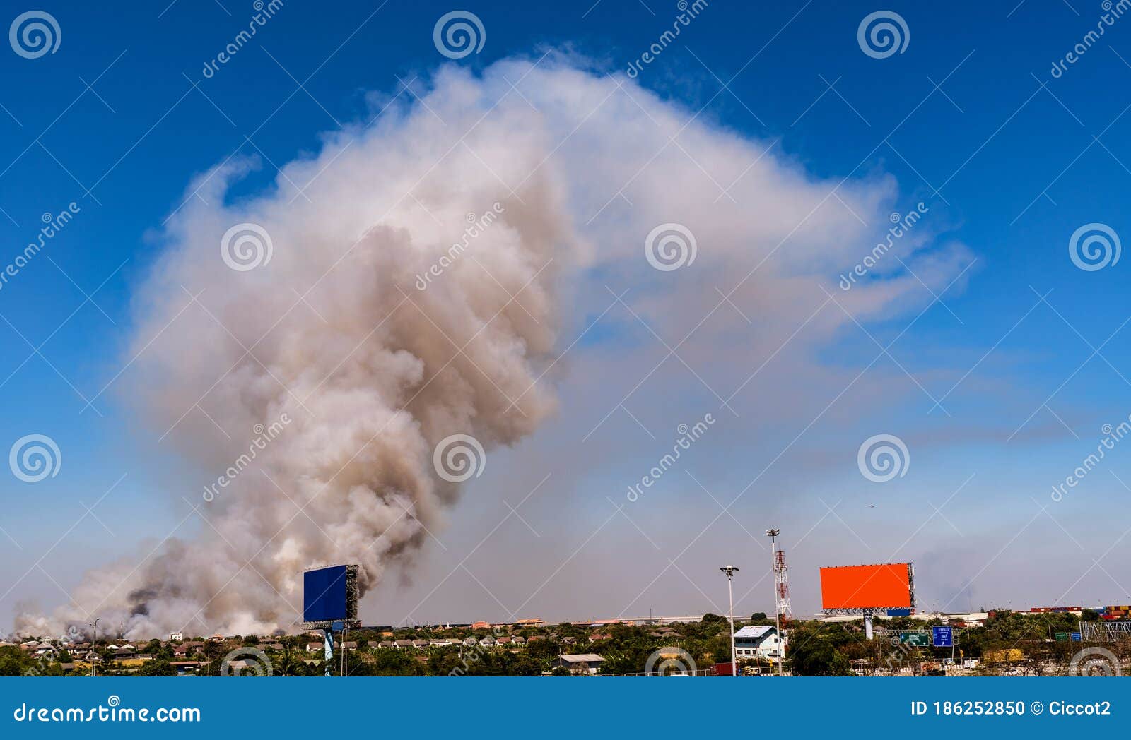 Giant Fire and Smoke in City Stock Photo - Image of burnt, emergency ...