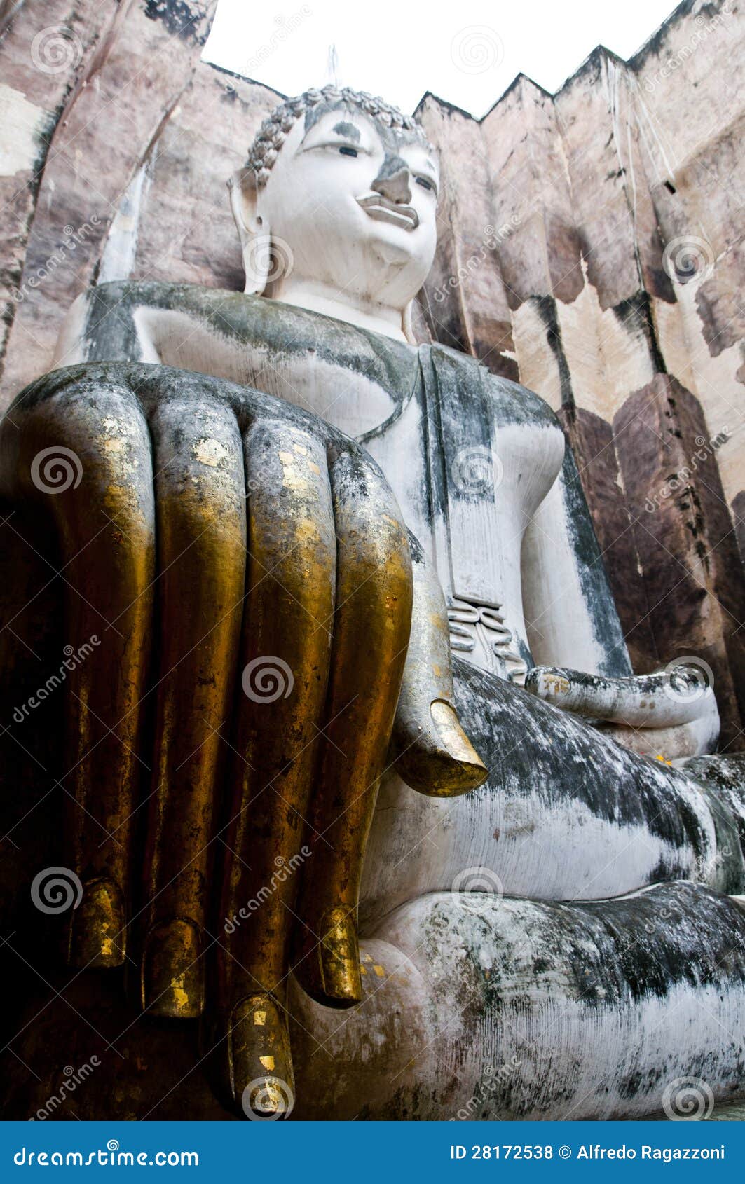 SEATED BUDDHA SIDE VIEW Stock Photo | CartoonDealer.com #25193724