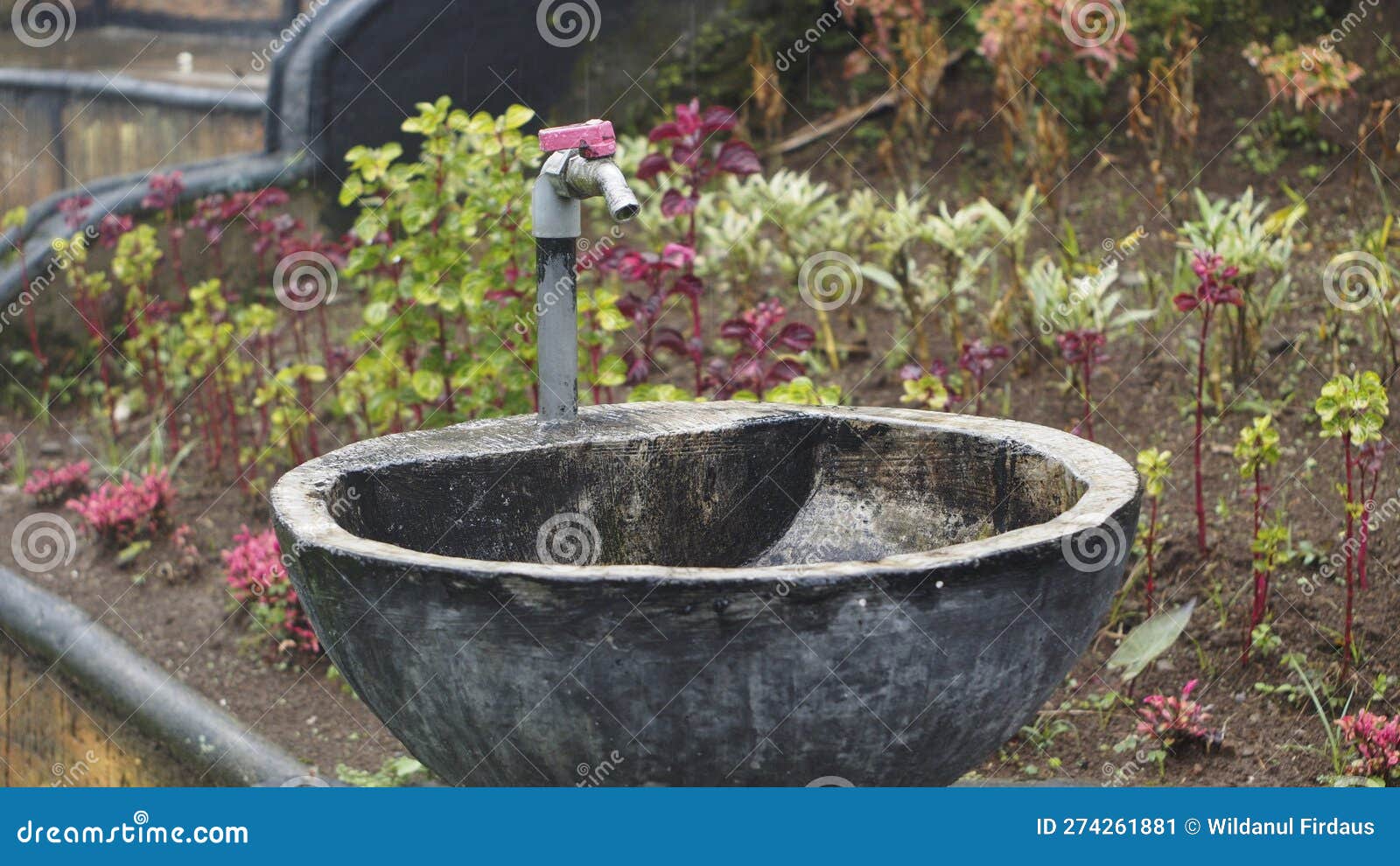 Giant Sink Stone at the Park Area Stock Image - Image of natural, water ...