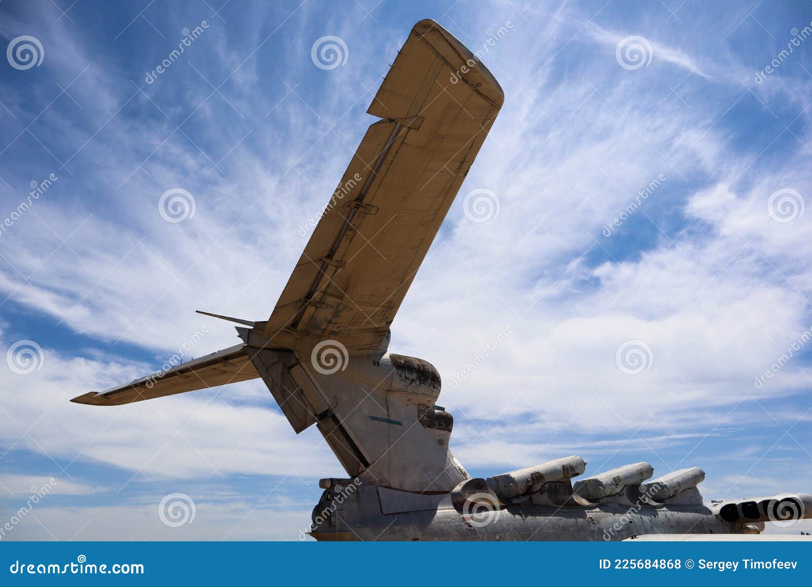 Giant Tail of Lun-class Ekranoplan Floatplane - Unique Soviet Weaponry ...