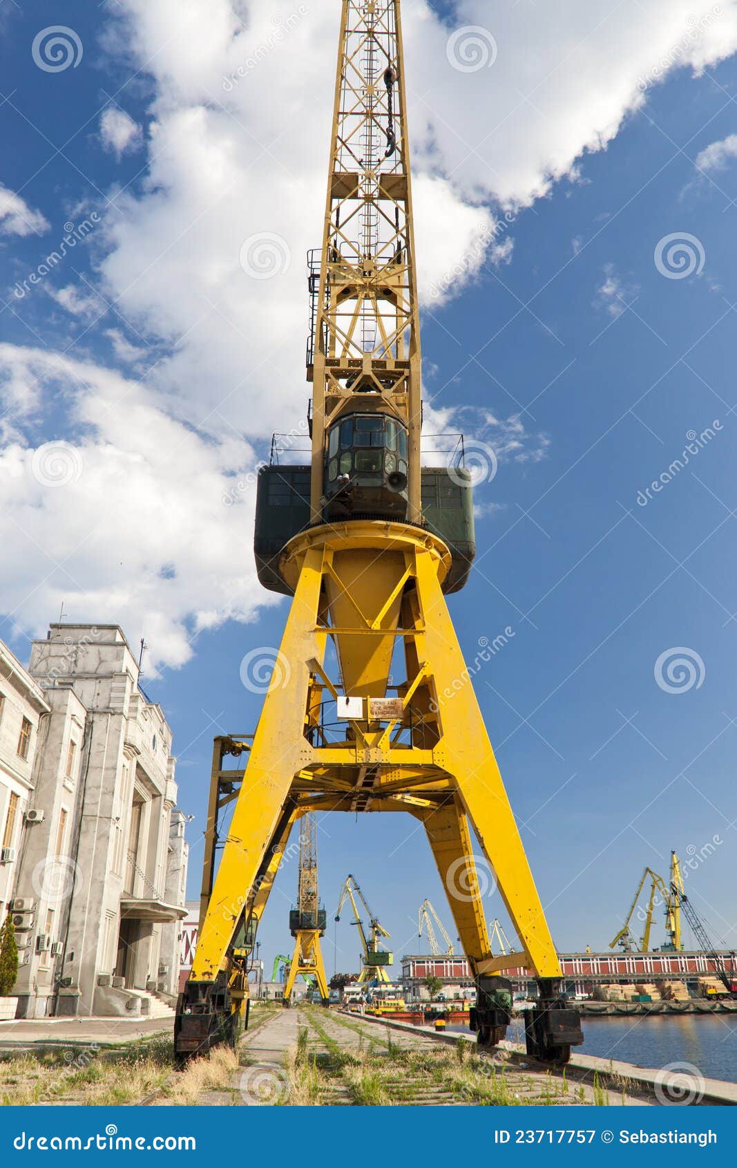 Giant yellow crane stock image. Image of power, industry - 23717757