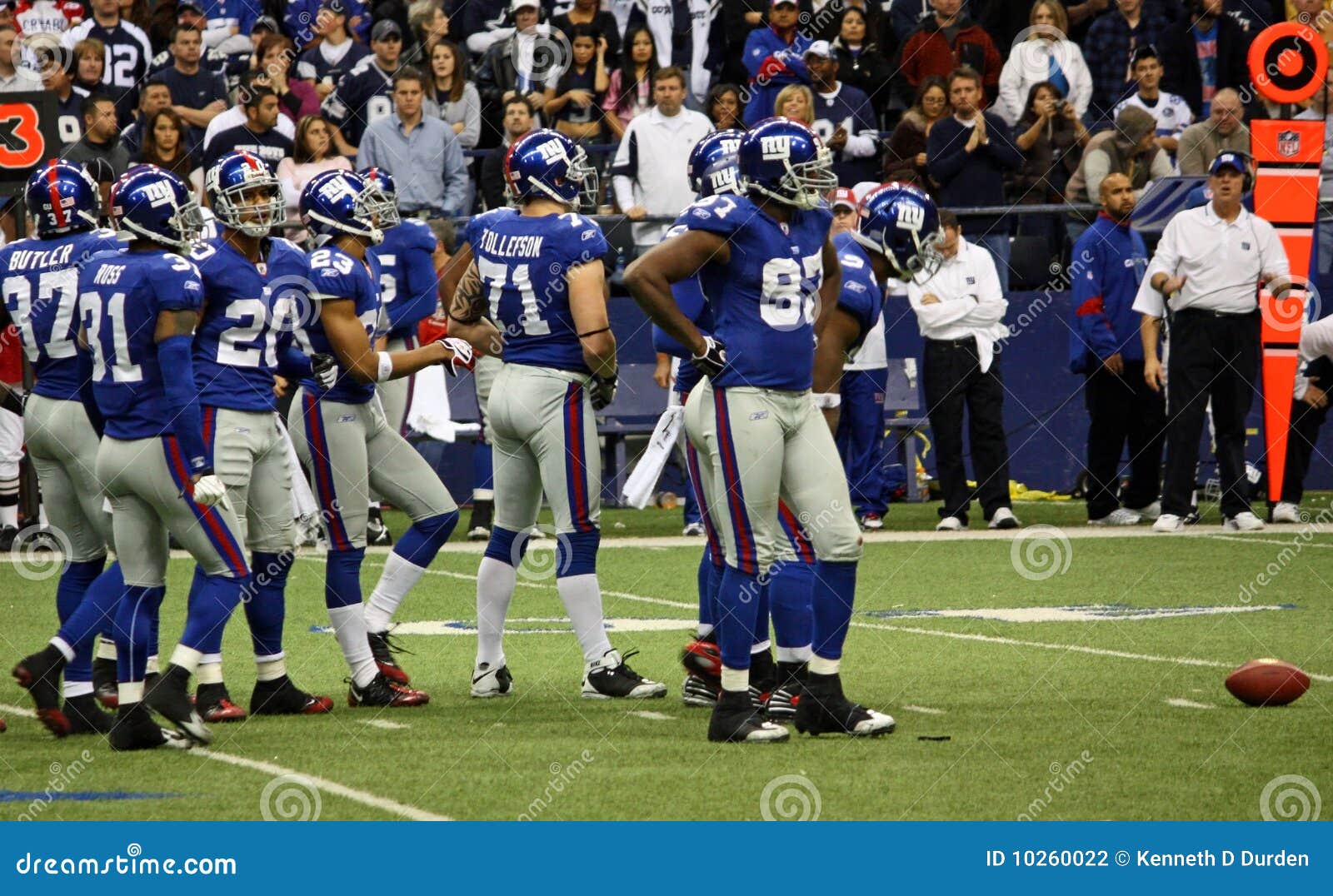 Giants Defense Playing Cowboys Editorial Photography - Image of lineman ...