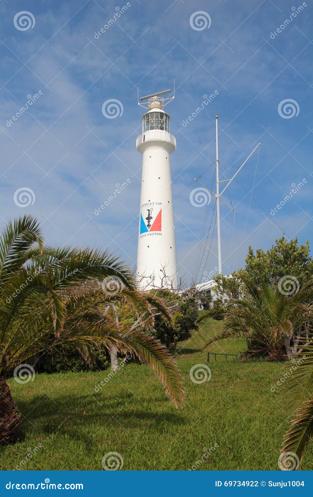 Gibbs Hill Lighthouse in Bermuda Editorial Photography - Image of tall ...