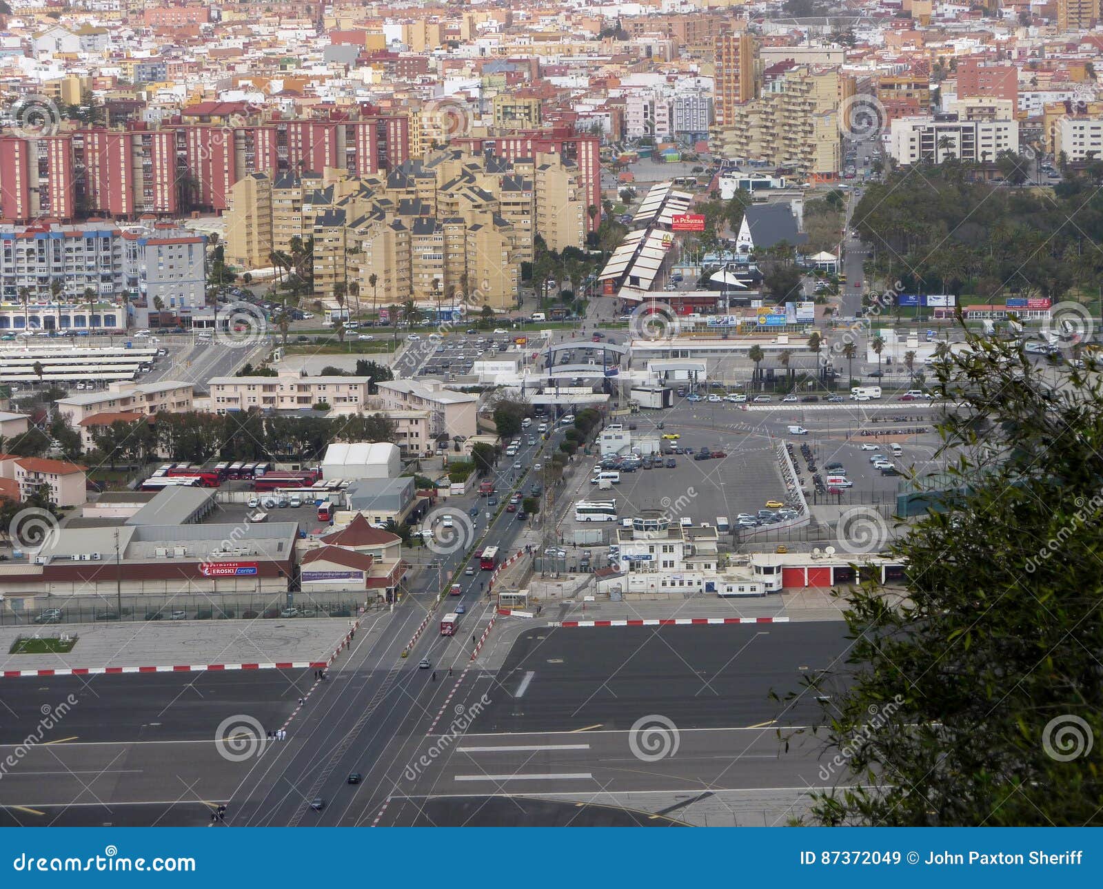 Gibraltar/Spain Border Crossing Editorial Stock Image - Image of roque ...