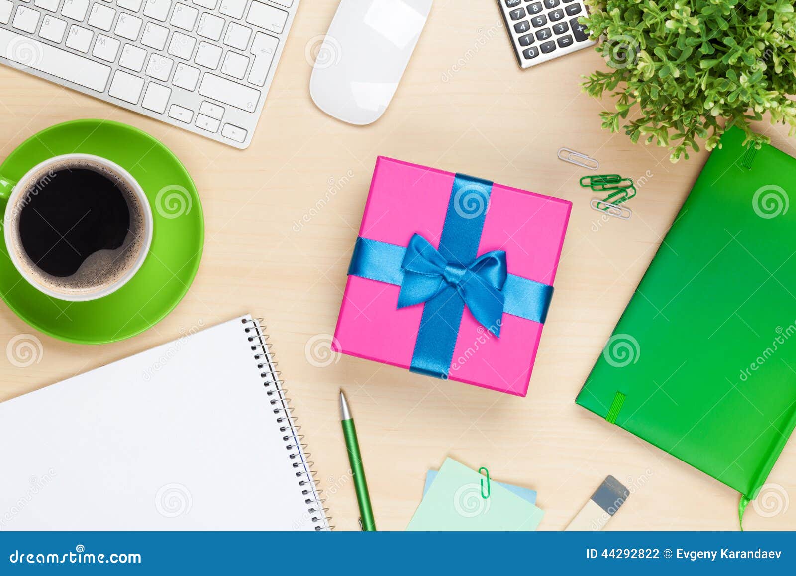 Gift box on office table stock photo. Image of message - 44292822