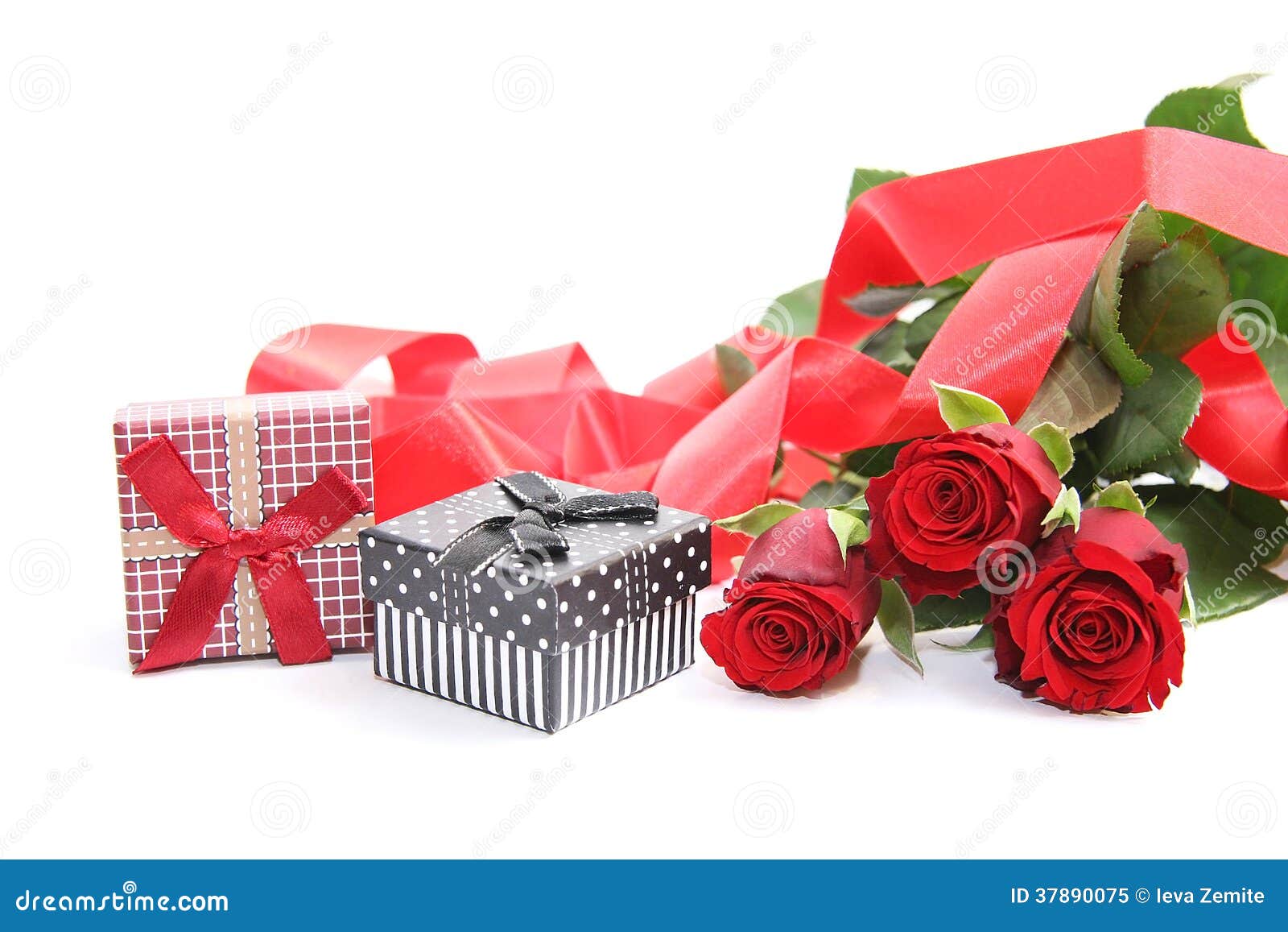 Gift box and red roses stock image. Image of celebration - 37890075