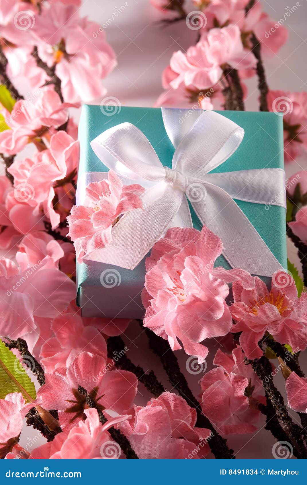 456,787 Green Flower Gift Stock Photos - Free & Royalty-Free Stock ...