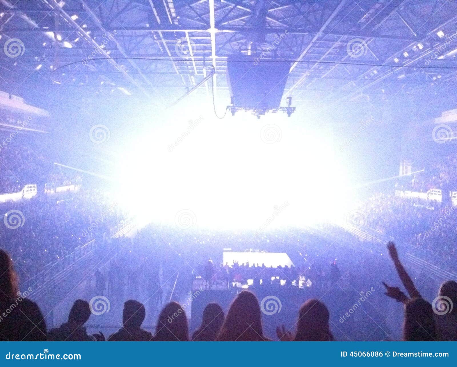 Gig with light effects editorial photo. Image of burst - 45066086