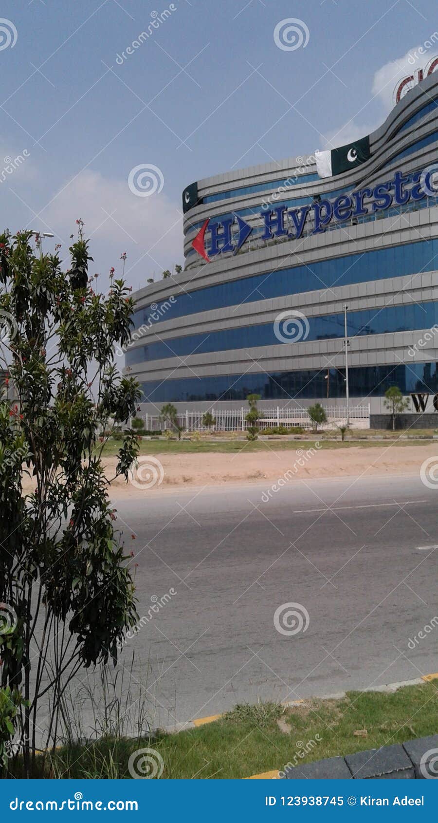 Giga Mall Pakistan editorial image. Image of vision - 123938745