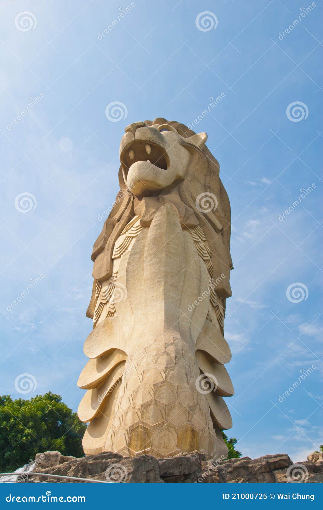 Gigantic Merlion Statue Editorial Photo | CartoonDealer.com #21000725