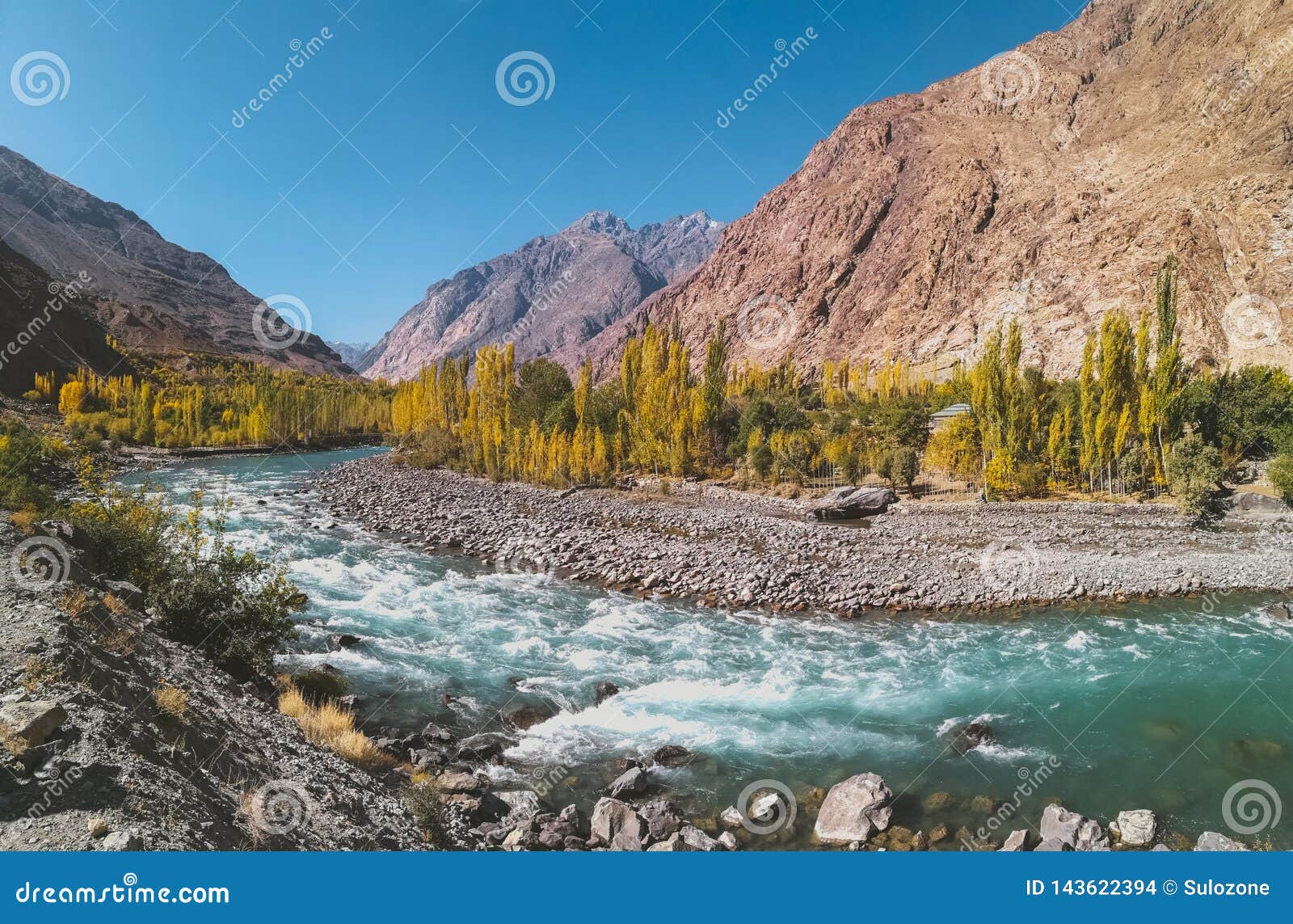 Gilgit River Flowing through Gupis, Ghizer. Gilgit Baltistan, Pakistan ...