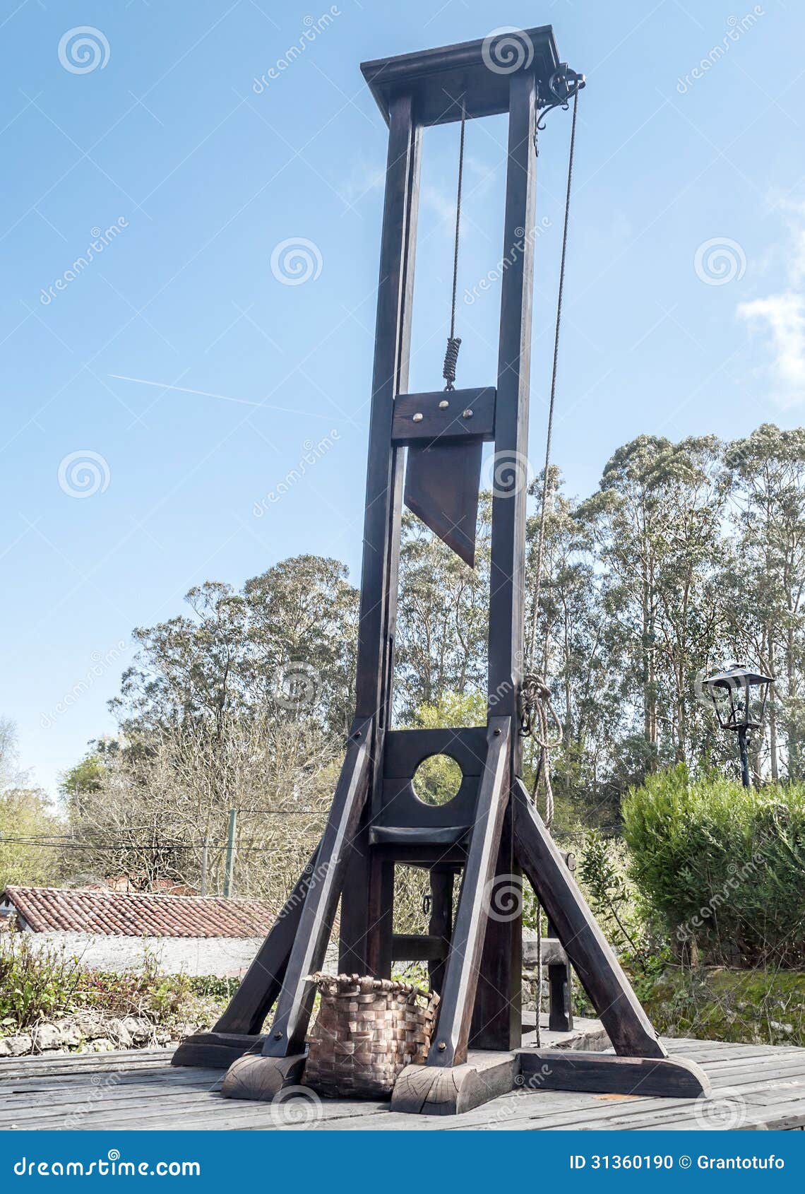 Giljotin arkivfoto. Bild av historia, sats, medeltida - 31360190