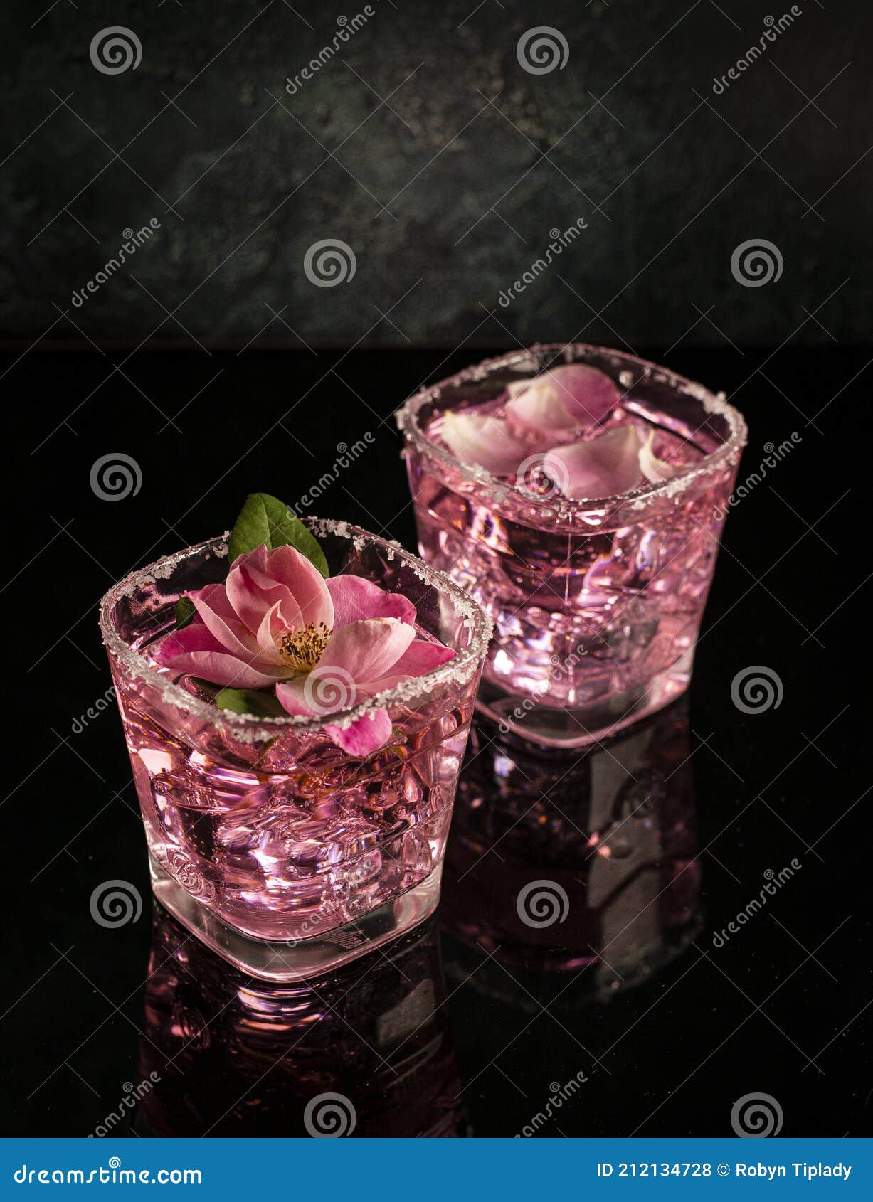 Rose Pink Gin stock photo. Image of tonic, cocktail - 212134728