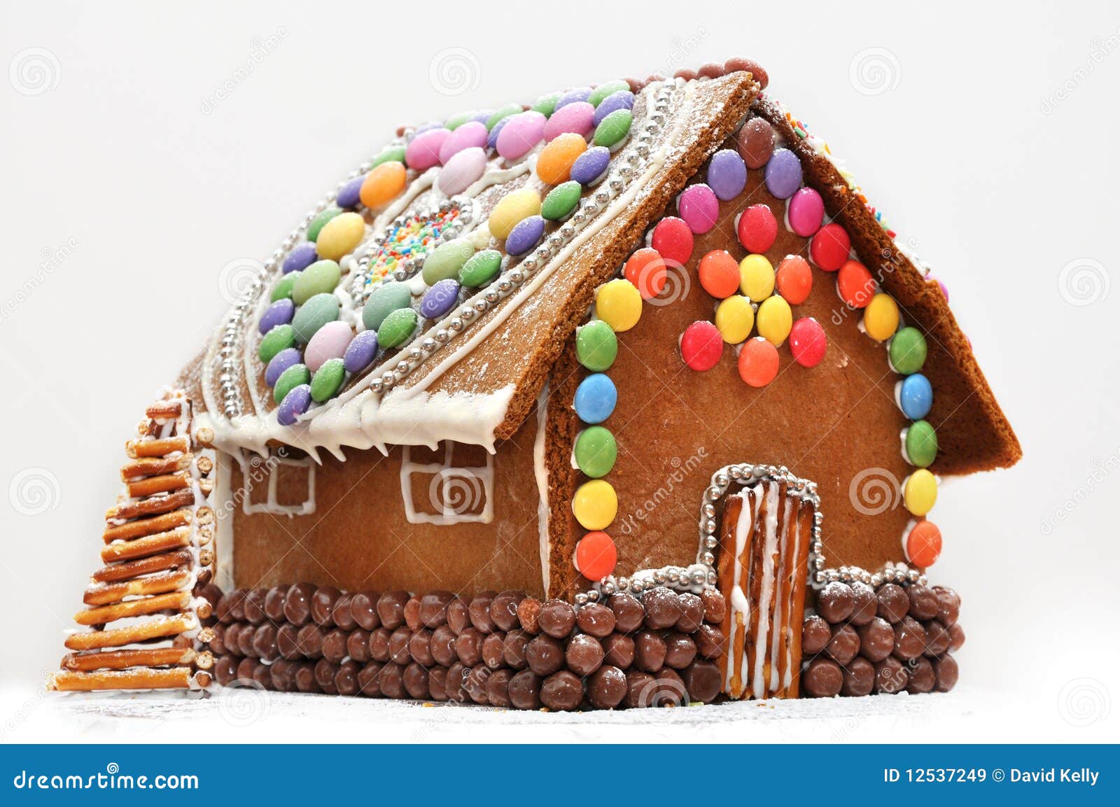 Ginger Bread House stock image. Image of cake, frosting - 12537249