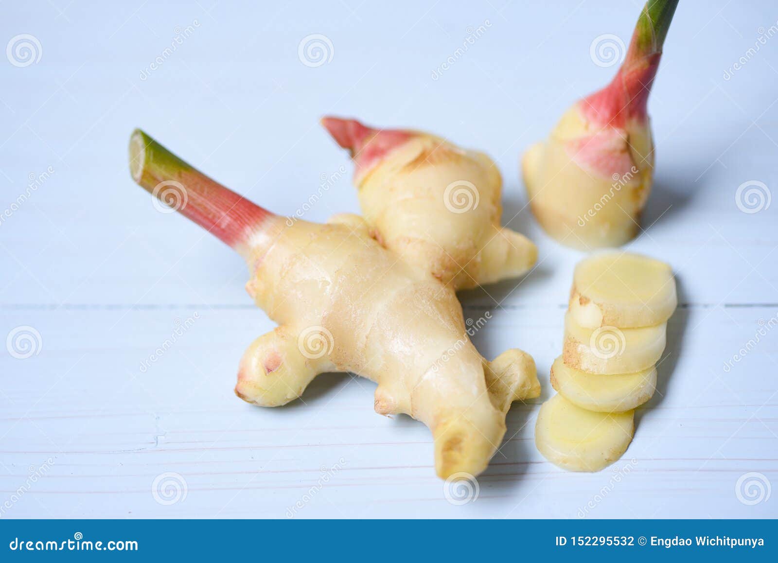 Ginger Slice on Table - Fresh Young Ginger for Herb Medicinal Natural ...