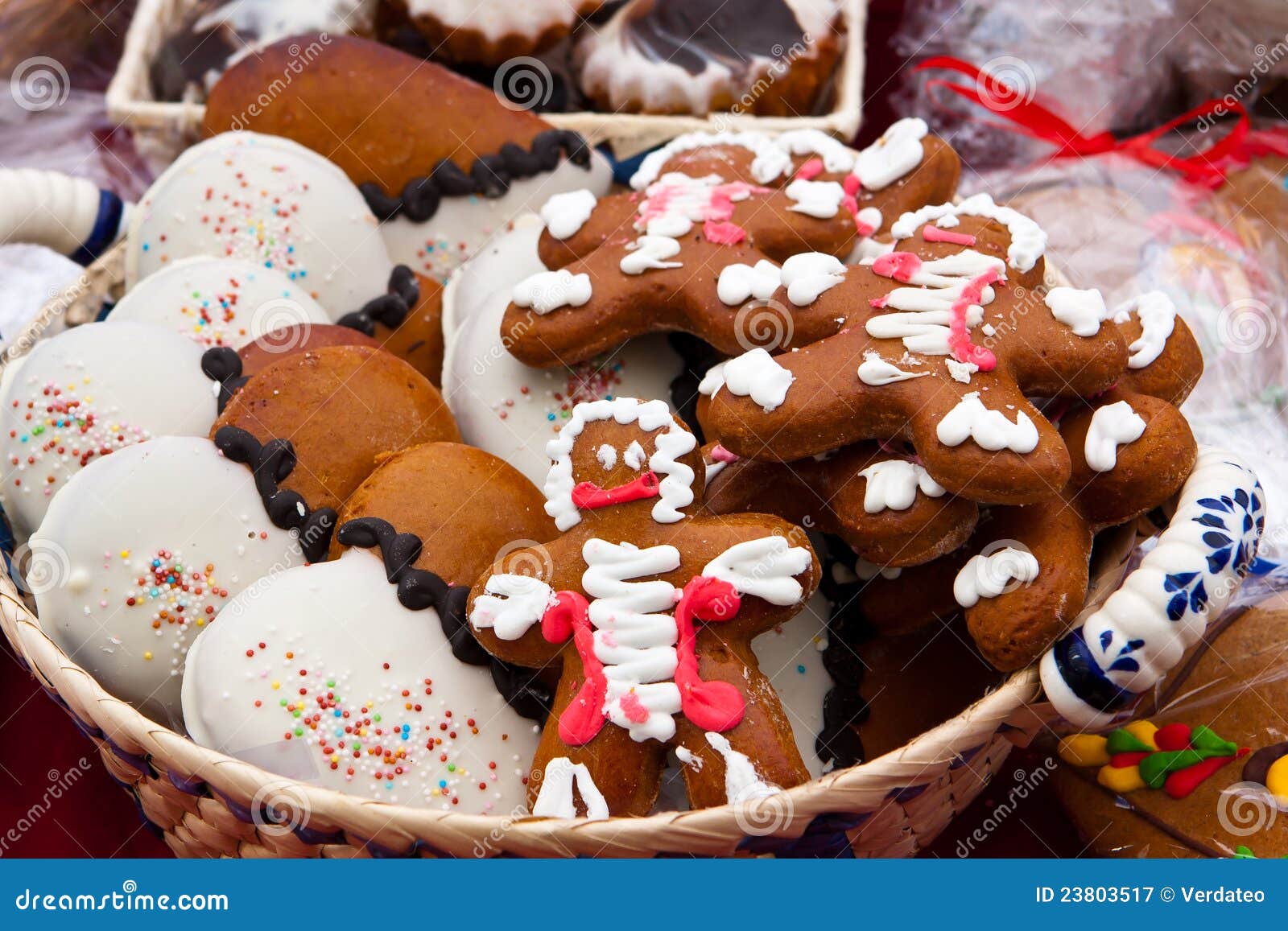 Gingerbread in basket stock image. Image of decoration - 23803517