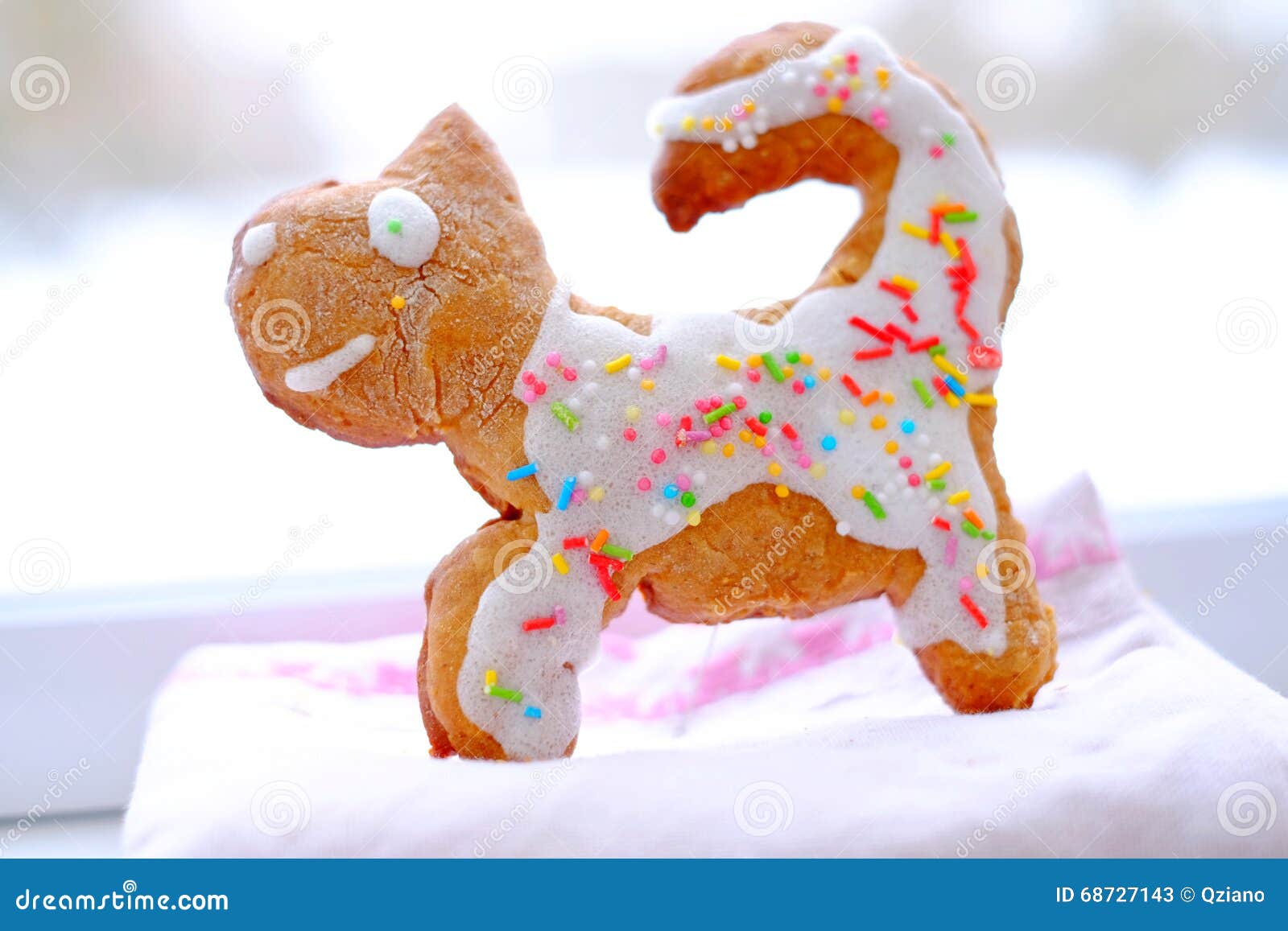 Gingerbread cat, cookie stock image. Image of dessert - 68727143