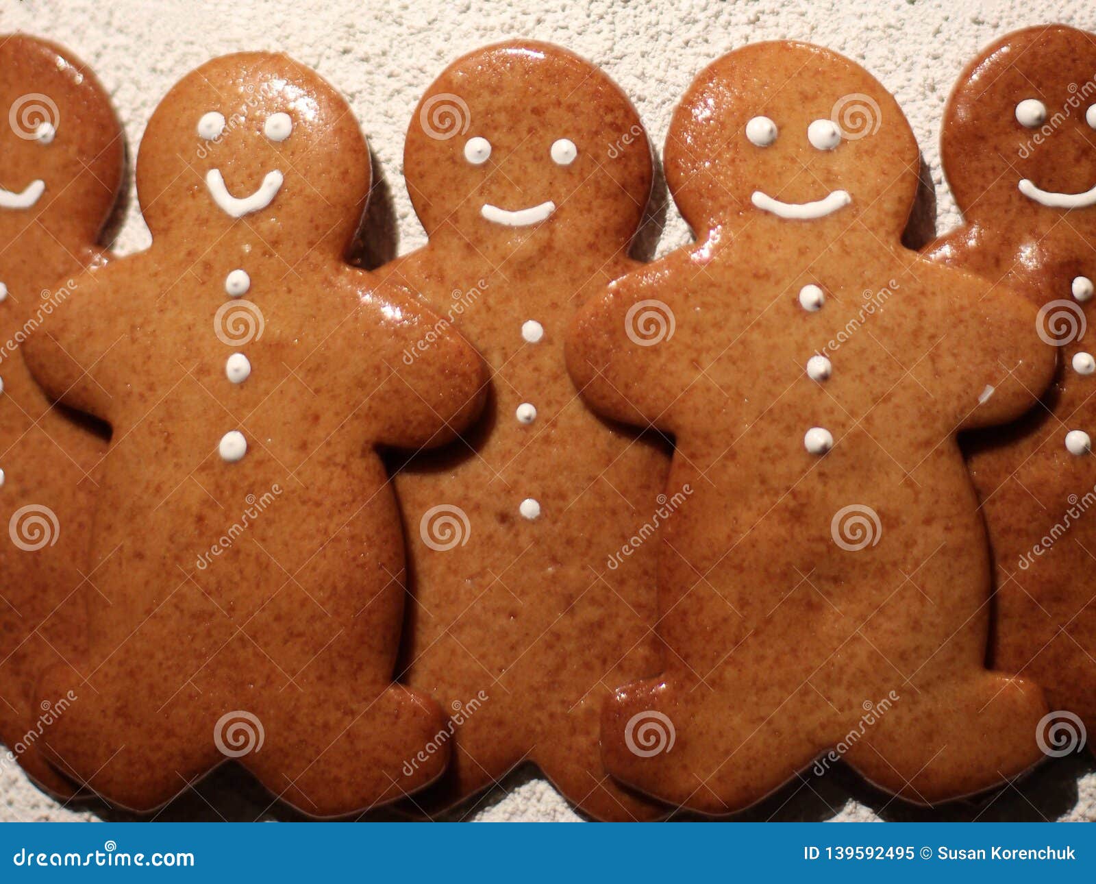 Gingerbread men smiling stock image. Image of love, together - 139592495