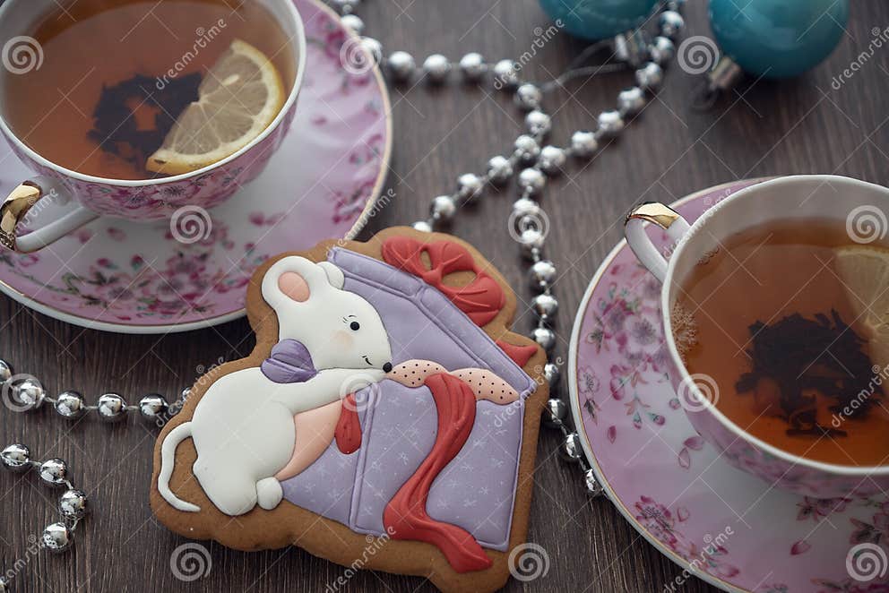 Gingerbread with Mouse Pattern Glaze Editorial Photography - Image of ...