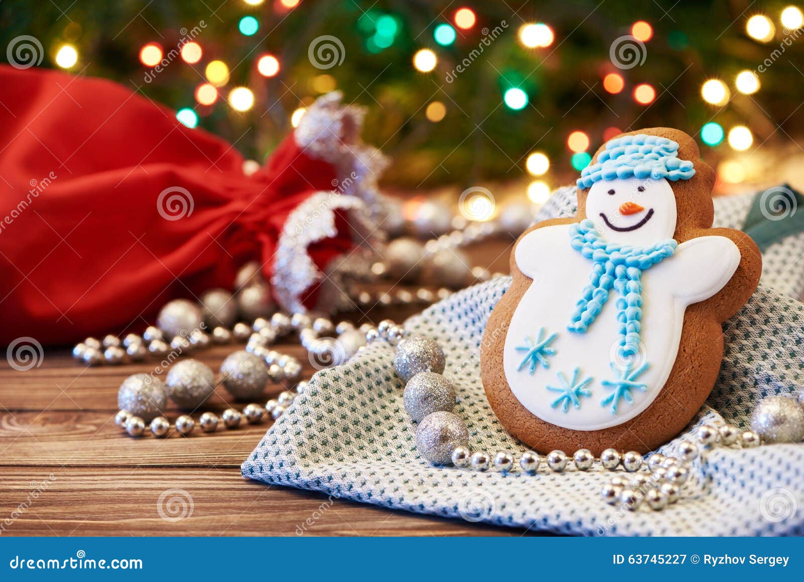 Gingerbread Snowman Decorated Stock Image - Image of object, food: 63745227