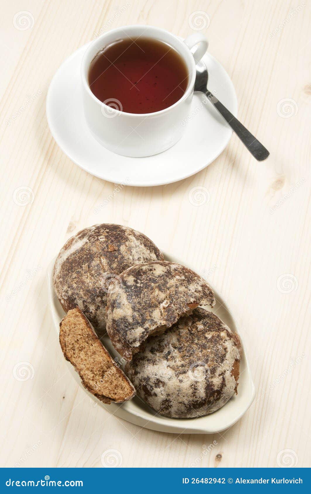Gingerbread and tea stock photo. Image of food, color - 26482942