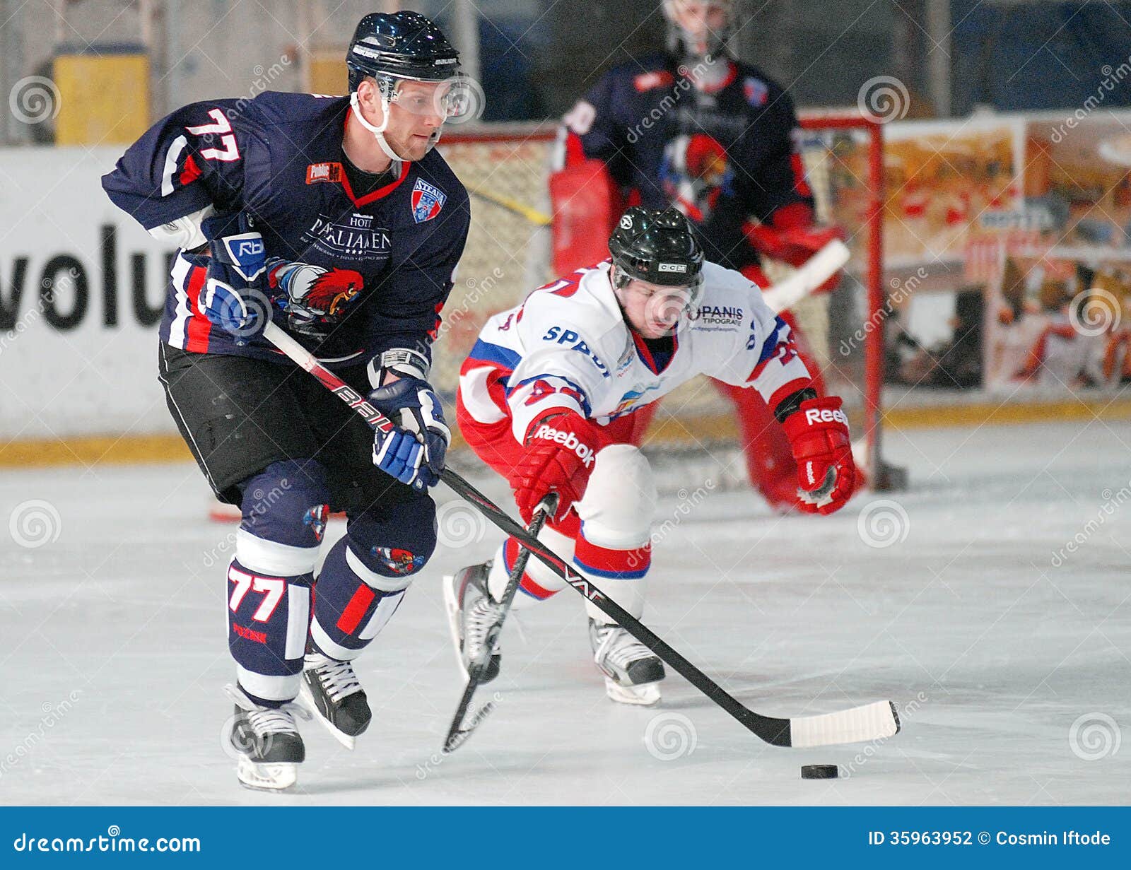 Giocatori Di Hockey Su Ghiaccio Fotografia Editoriale - Immagine di ...