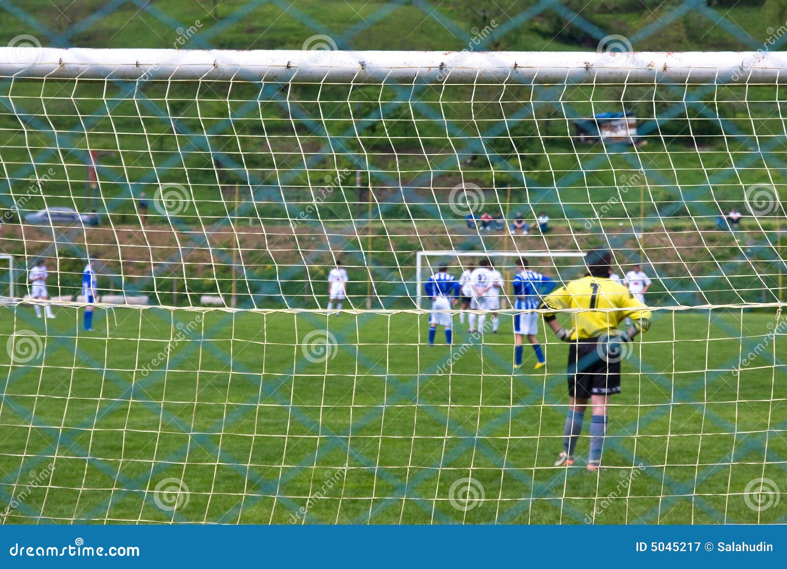 Gioco di calcio immagine stock. Immagine di regola, fallo - 5045217