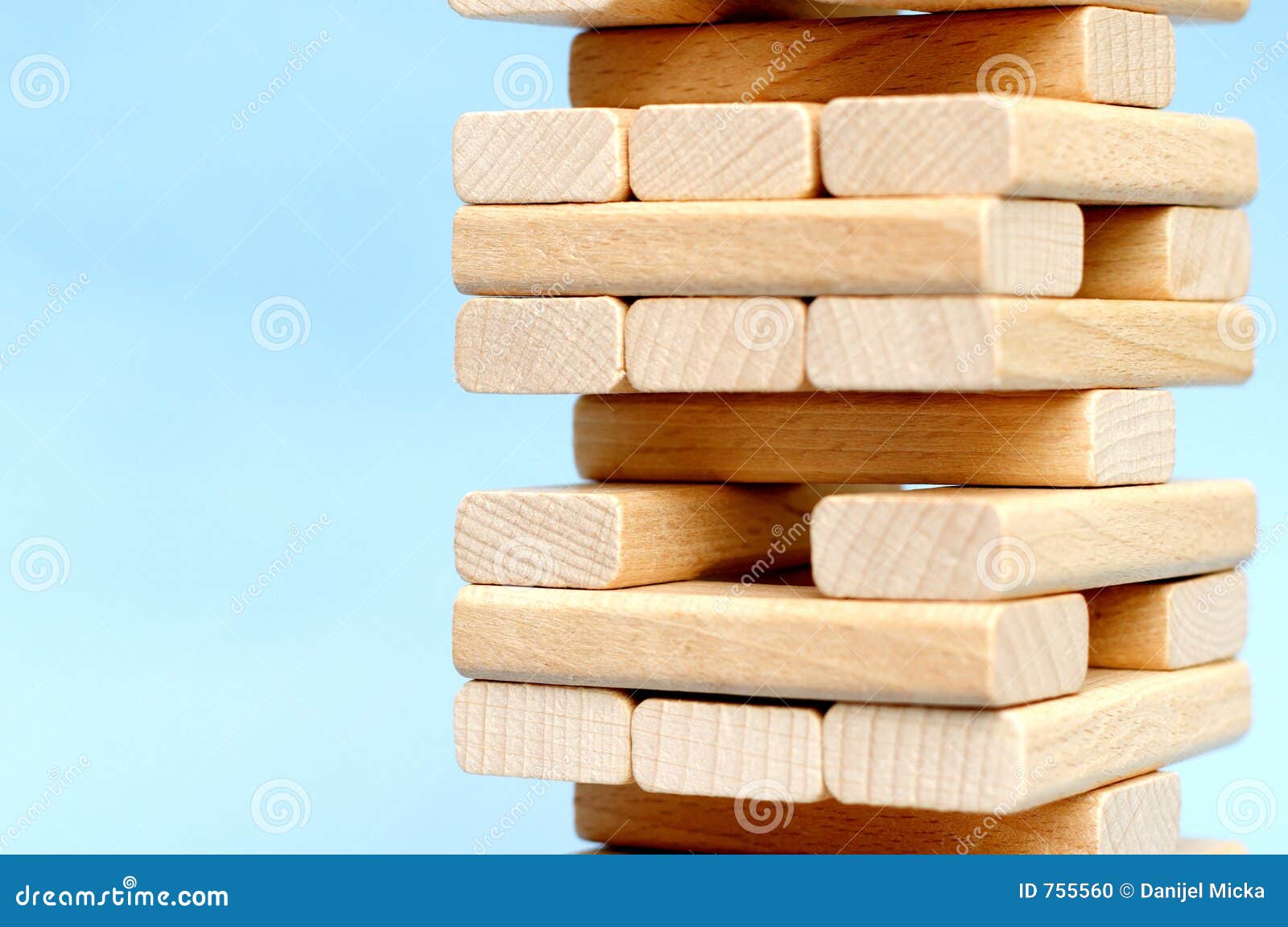 Gioco di Jenga fotografia stock. Immagine di introito, tiro - 755560