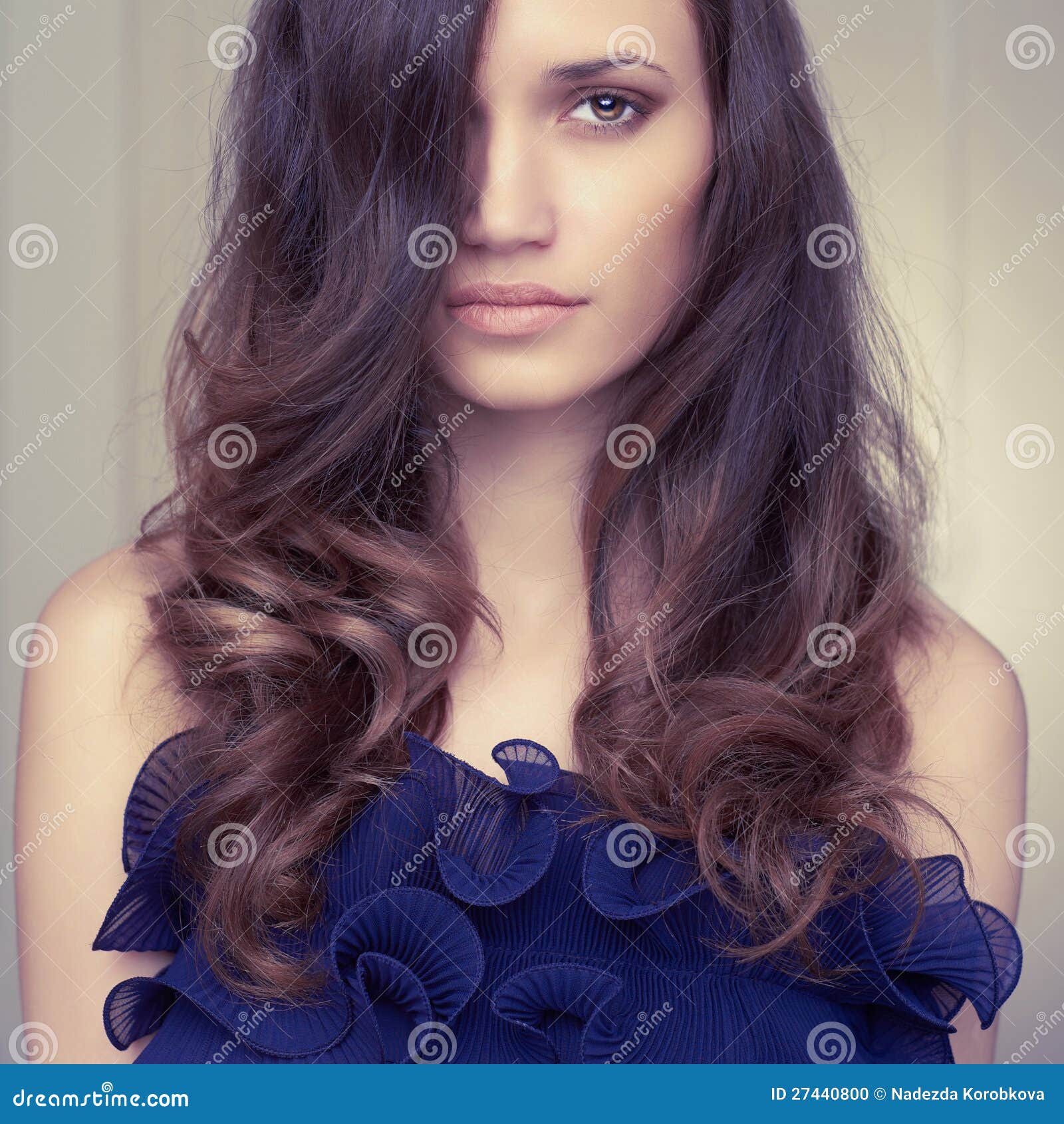 Giovane bella signora fotografia stock. Immagine di tolleranza - 27440800