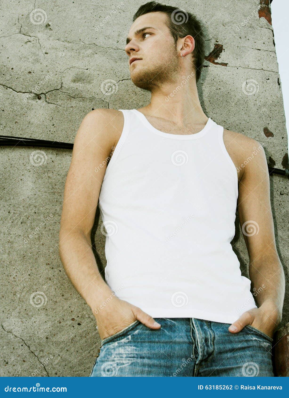 Giovane modello maschio fotografia stock. Immagine di depressione ...