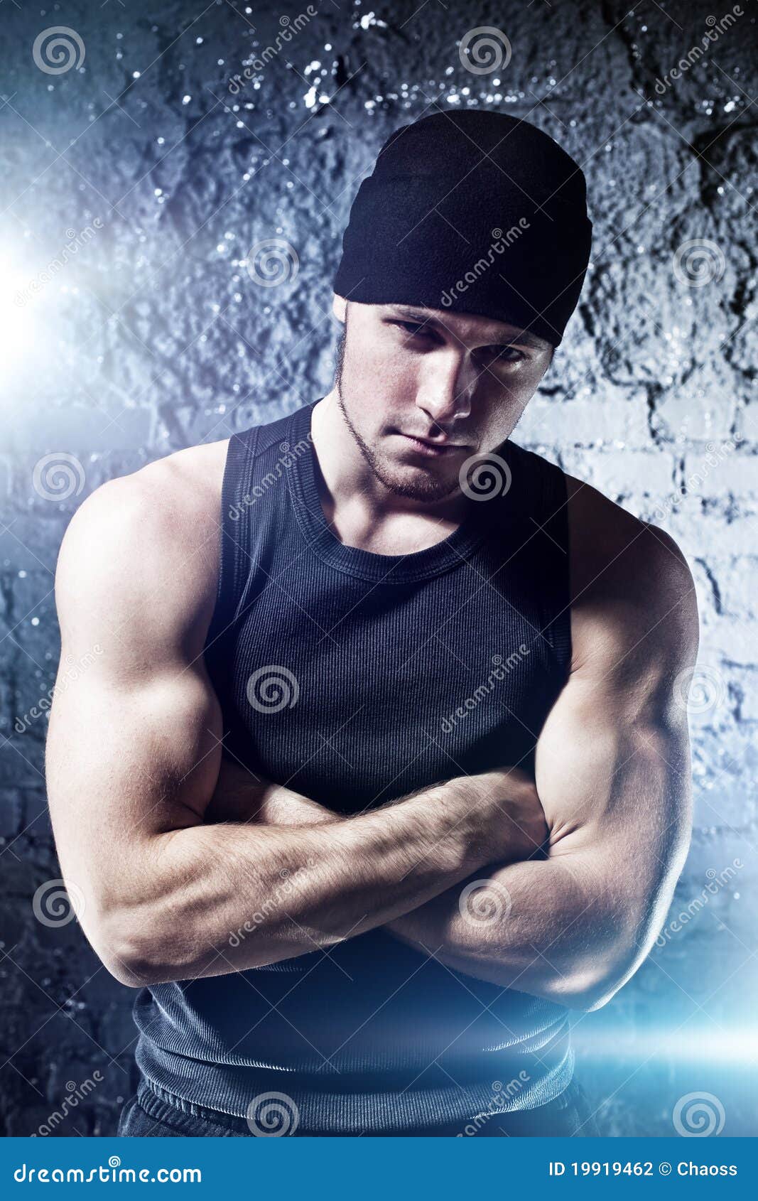 Giovane Ritratto Del Forte Uomo Fotografia Stock - Immagine di ...