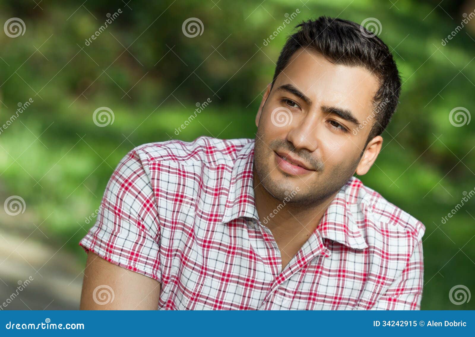 Giovane uomo turco immagine stock. Immagine di piacevole - 34242915