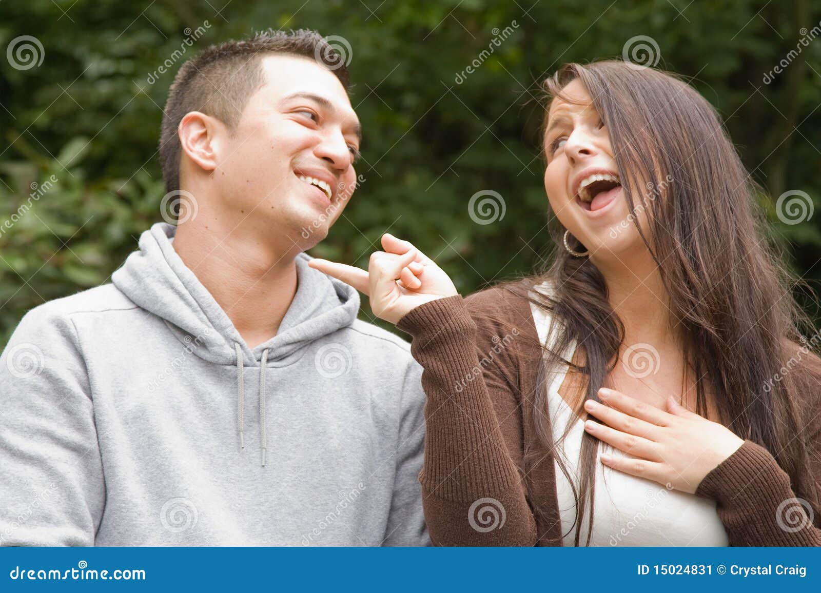 Giovani Coppie Che Prendono in Giro E Che Jesting Immagine Stock ...