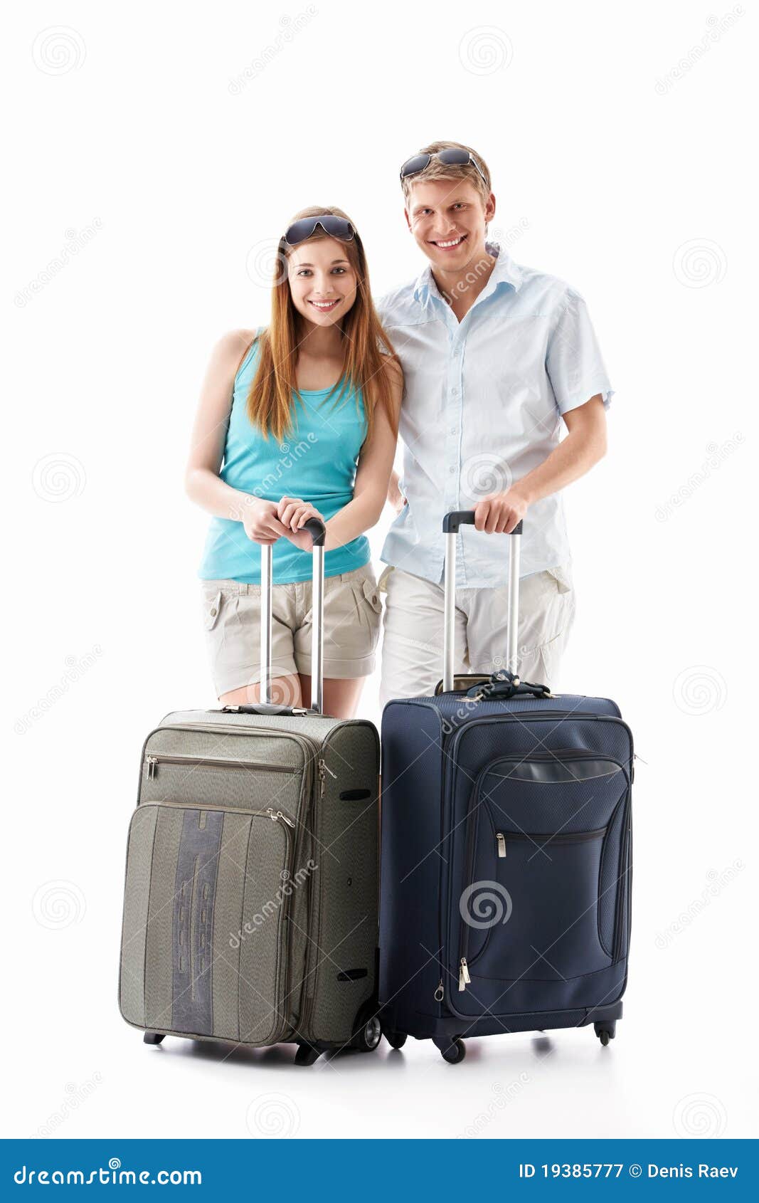 Giovani Coppie Con Le Valigie Immagine Stock - Immagine di colore ...