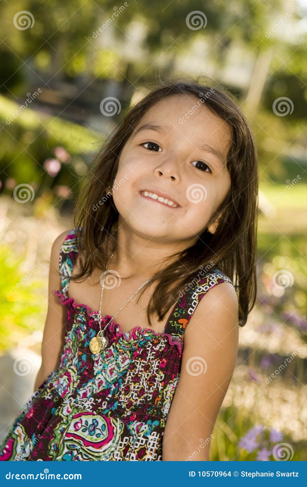 Giovani della ragazza fotografia stock. Immagine di latino - 10570964