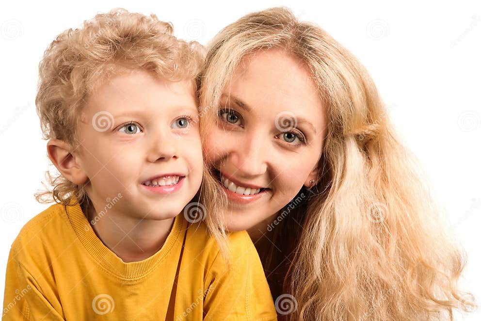 Giovanotto e la sua madre fotografia stock. Immagine di femmina - 12250520