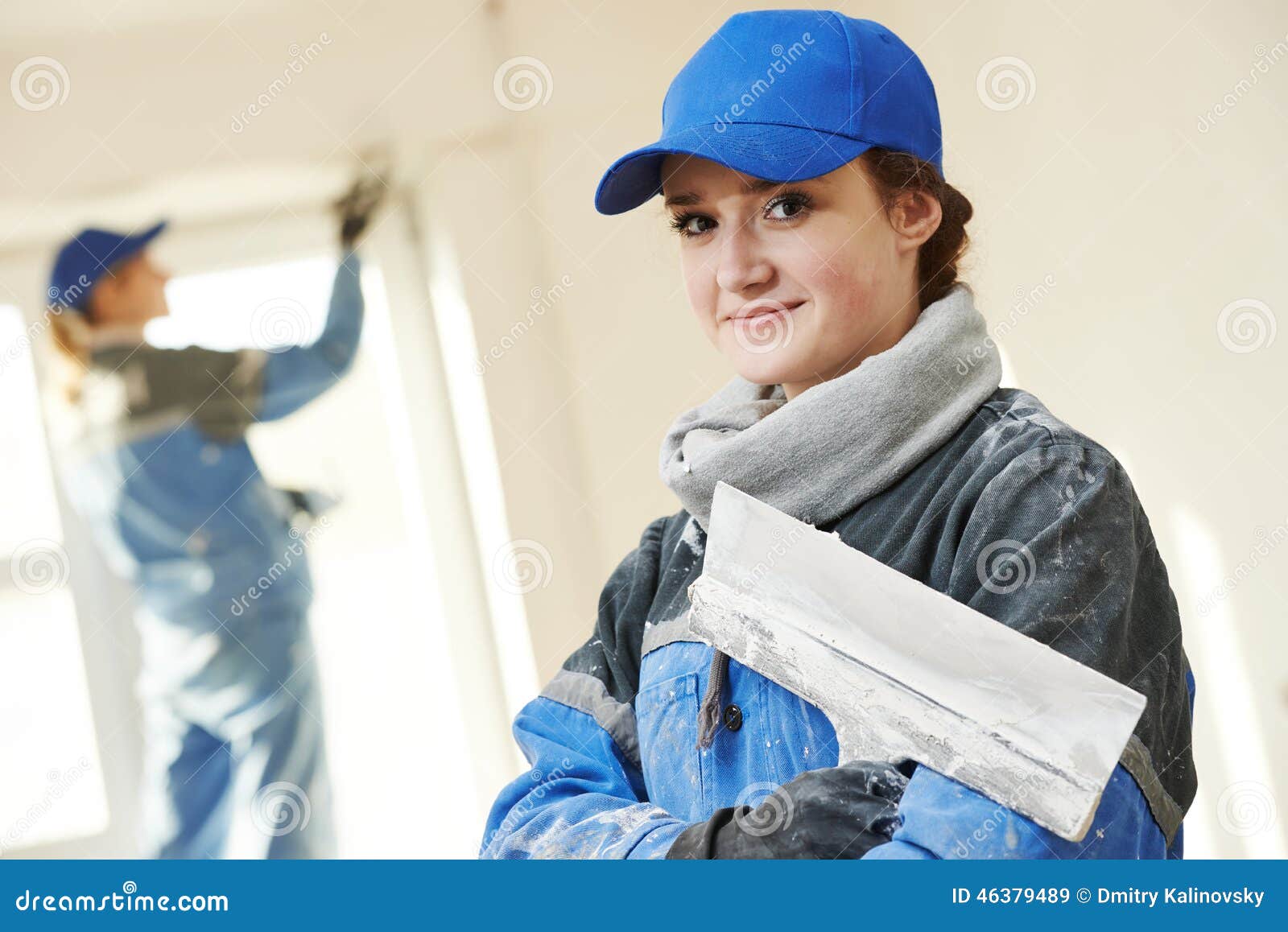 Gipser Portrait Bei Der Innenwandarbeit Stockbild - Bild von ...