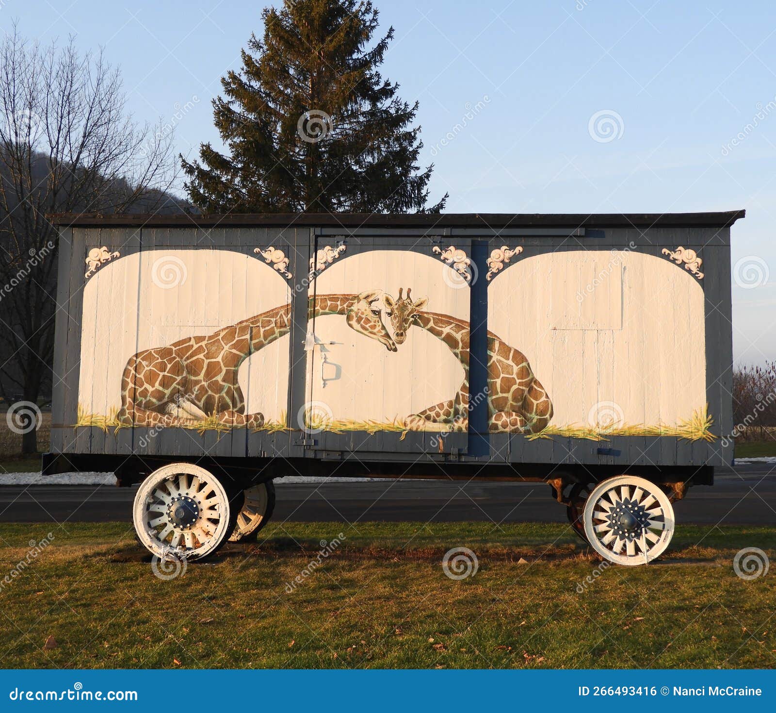 Little York Lake Dwyer Park Vintage Giraffe Train Car Editorial Photo ...
