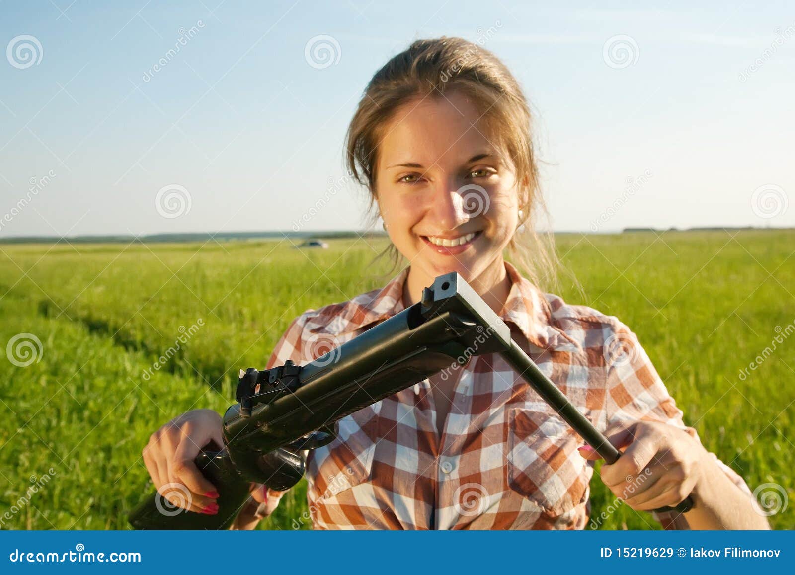 Girl with air rifle stock image. Image of beauty, girl - 15219629