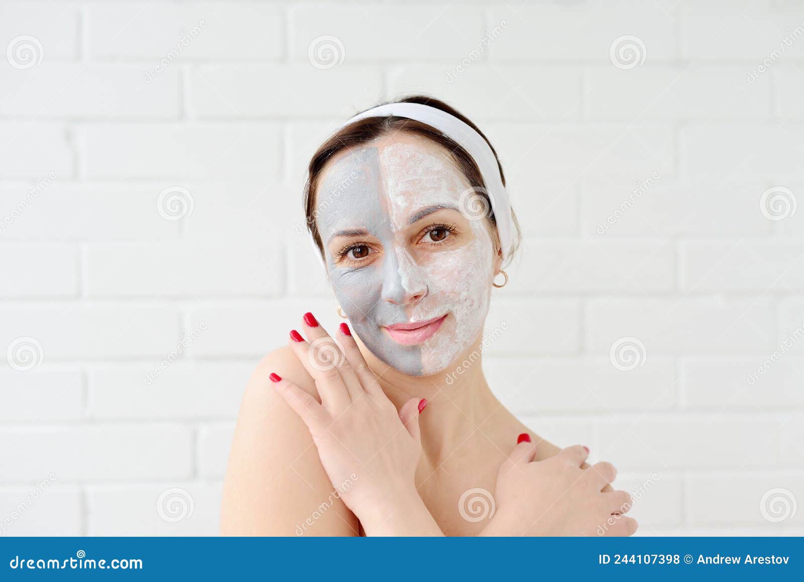 Girl with Two-tone Cosmetic Mask Stock Photo - Image of relax, scrab ...