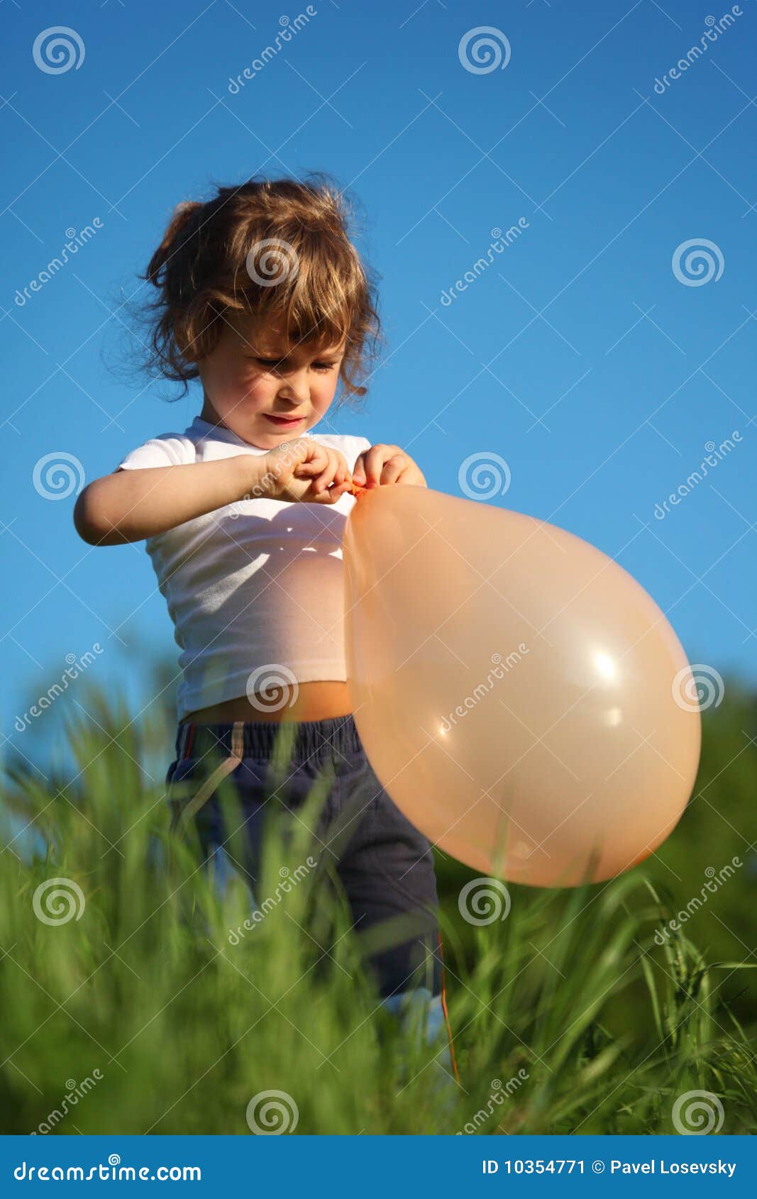 1,543 Girl Playing Balloon Grass Stock Photos - Free & Royalty-Free ...