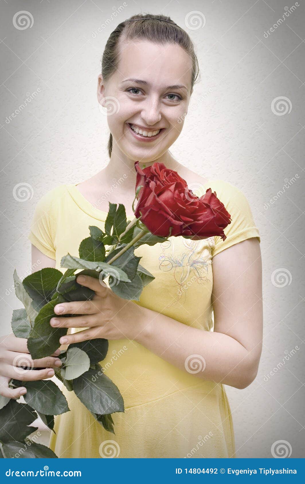 Girl with a Bouquet of Roses Stock Photo - Image of girl, young: 14804492
