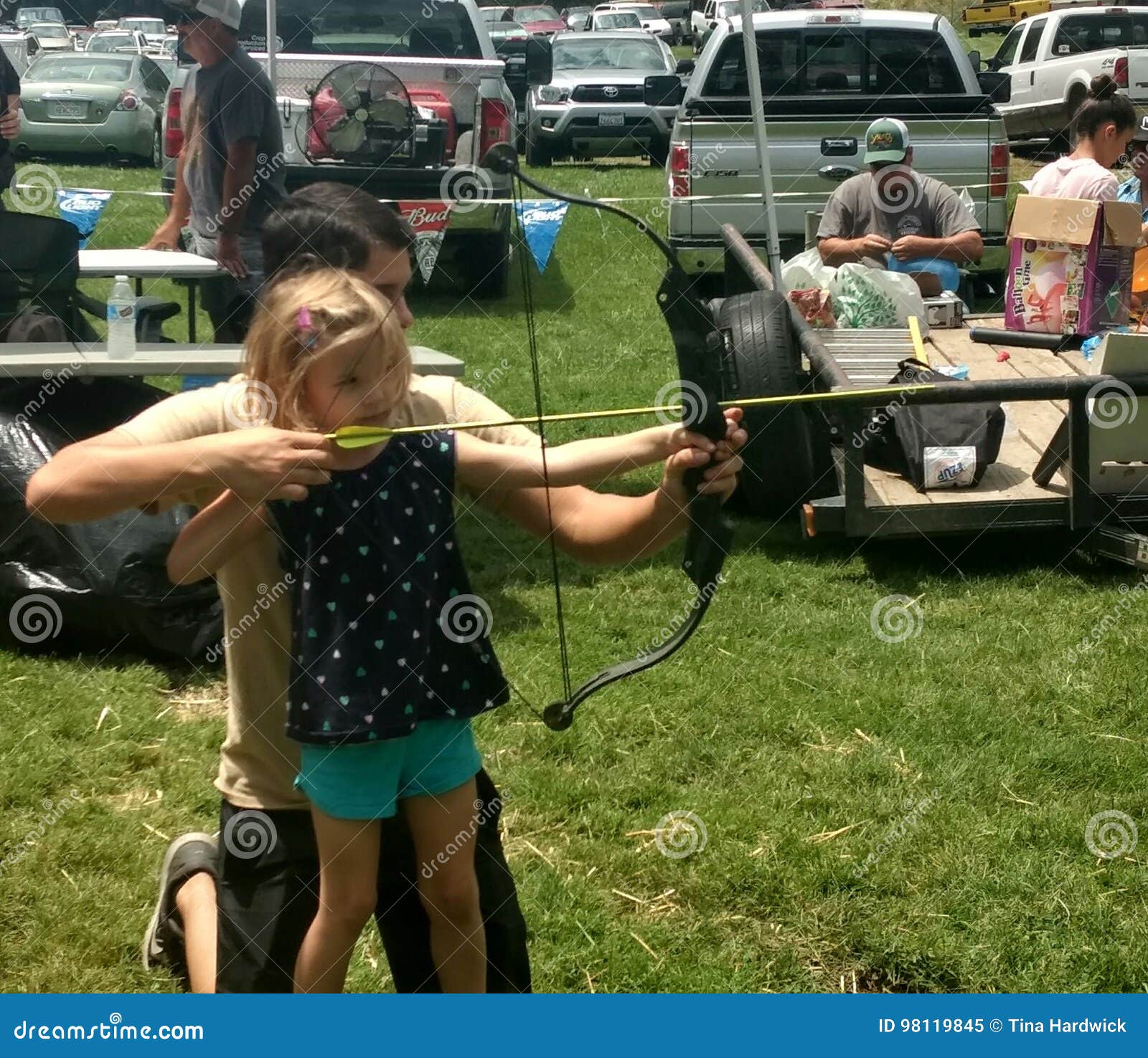 Girl bow and arrow editorial image. Image of girl, shooting - 98119845