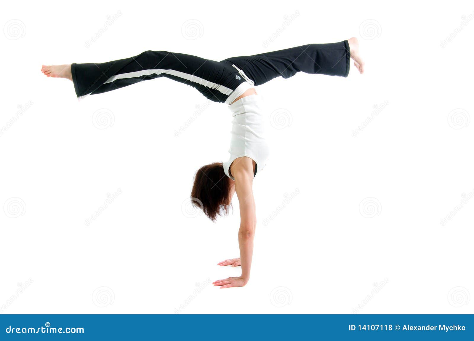 Girl Capoeira Dancer Posing Stock Photo - Image of build, healthy: 14107118